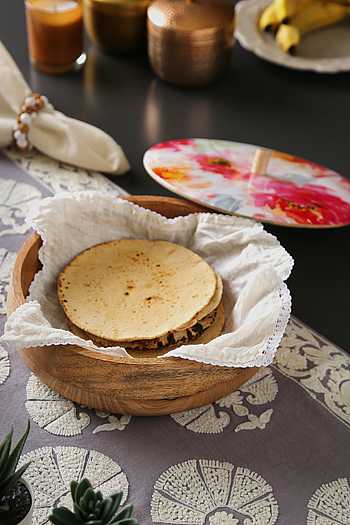 Buy Amoli Concepts Floral Design Roti Box Online | Aza Fashions