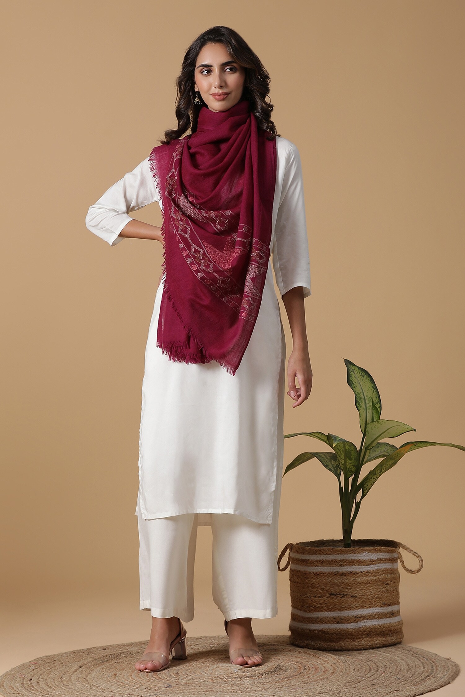 Buy Shingora Woollen Geometric Pattern Shawl Online | Aza Fashions