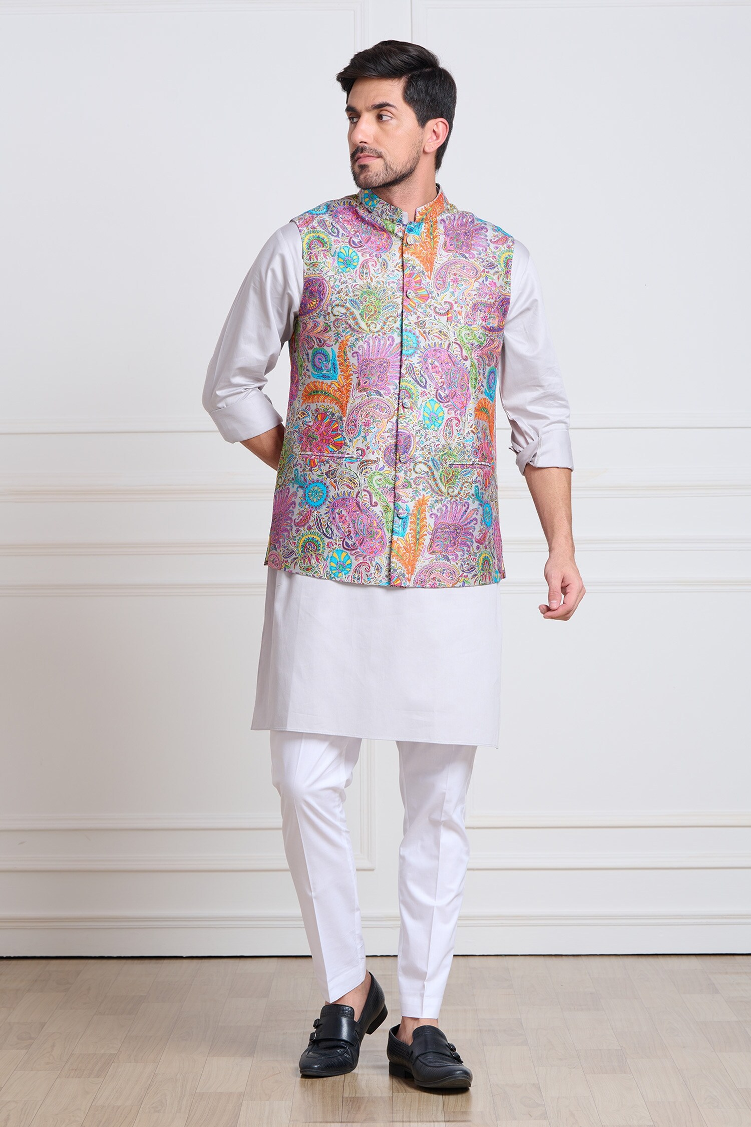 Buy Taroob Grey Raw Silk Paisley Pattern Kalamkari Bundi Online | Aza ...