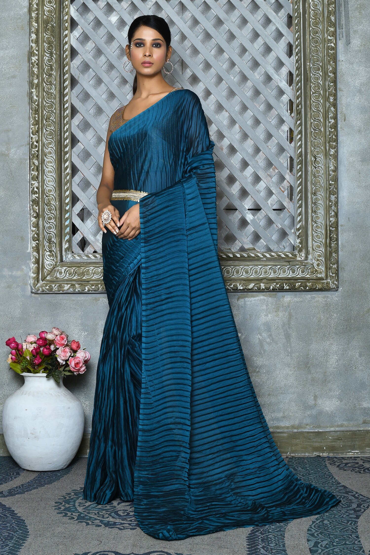 Buy Blue Georgette Pleated Solid Saree For Women by Nazaakat by Samara ...