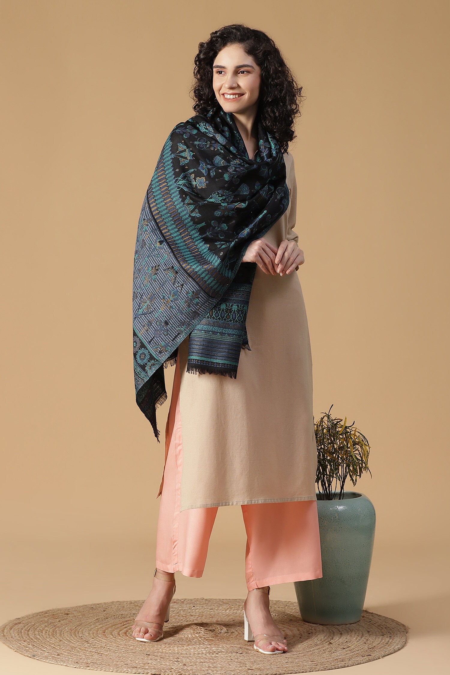 Buy Shingora Jacquard Woven Stole Online | Aza Fashions