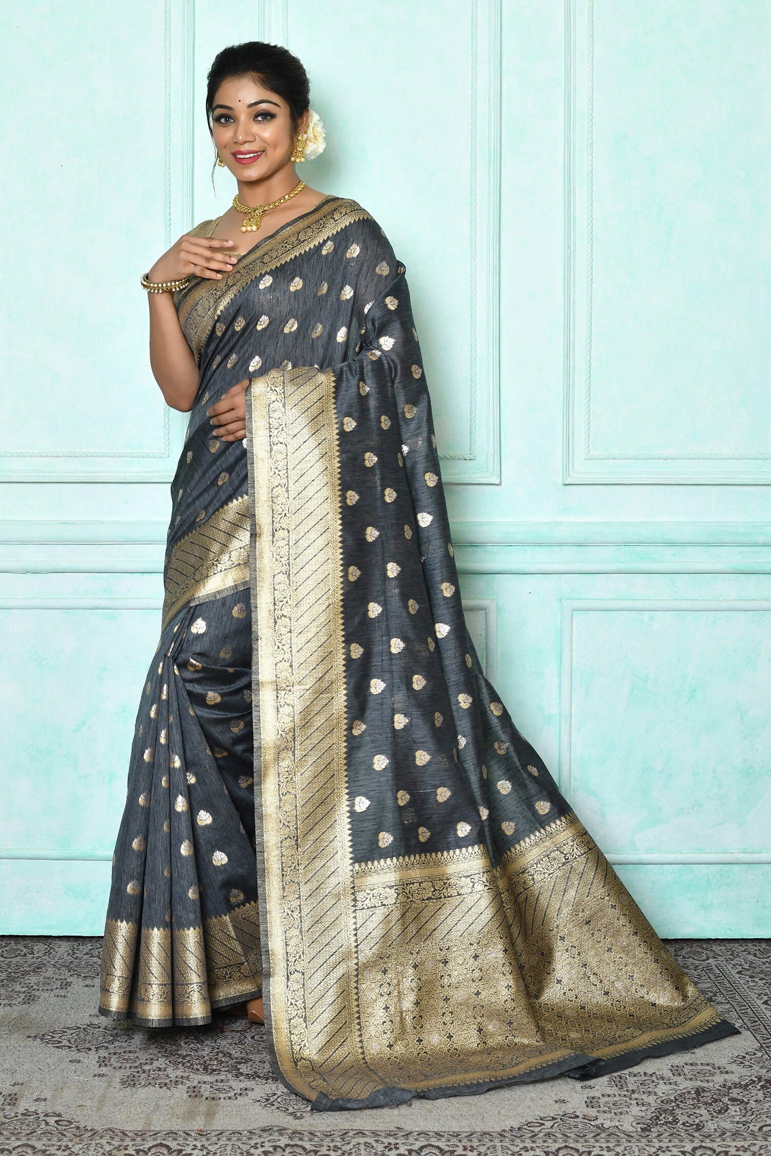 Buy Grey Cotton Silk Woven Floral Pattern Saree For Women by Nazaakat ...