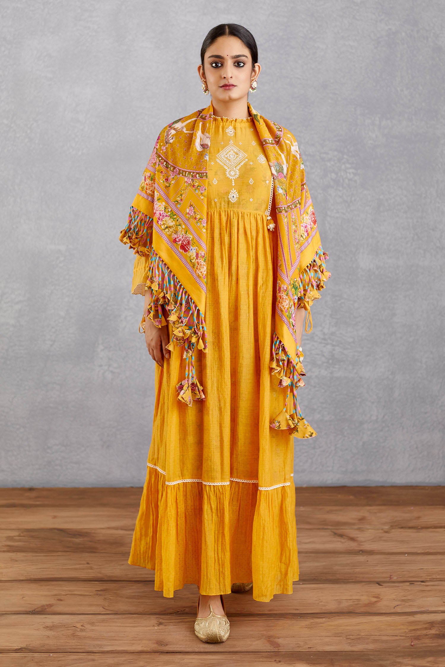 Buy Torani - Accessories Sunehra Roshey Scarf Online | Aza Fashions