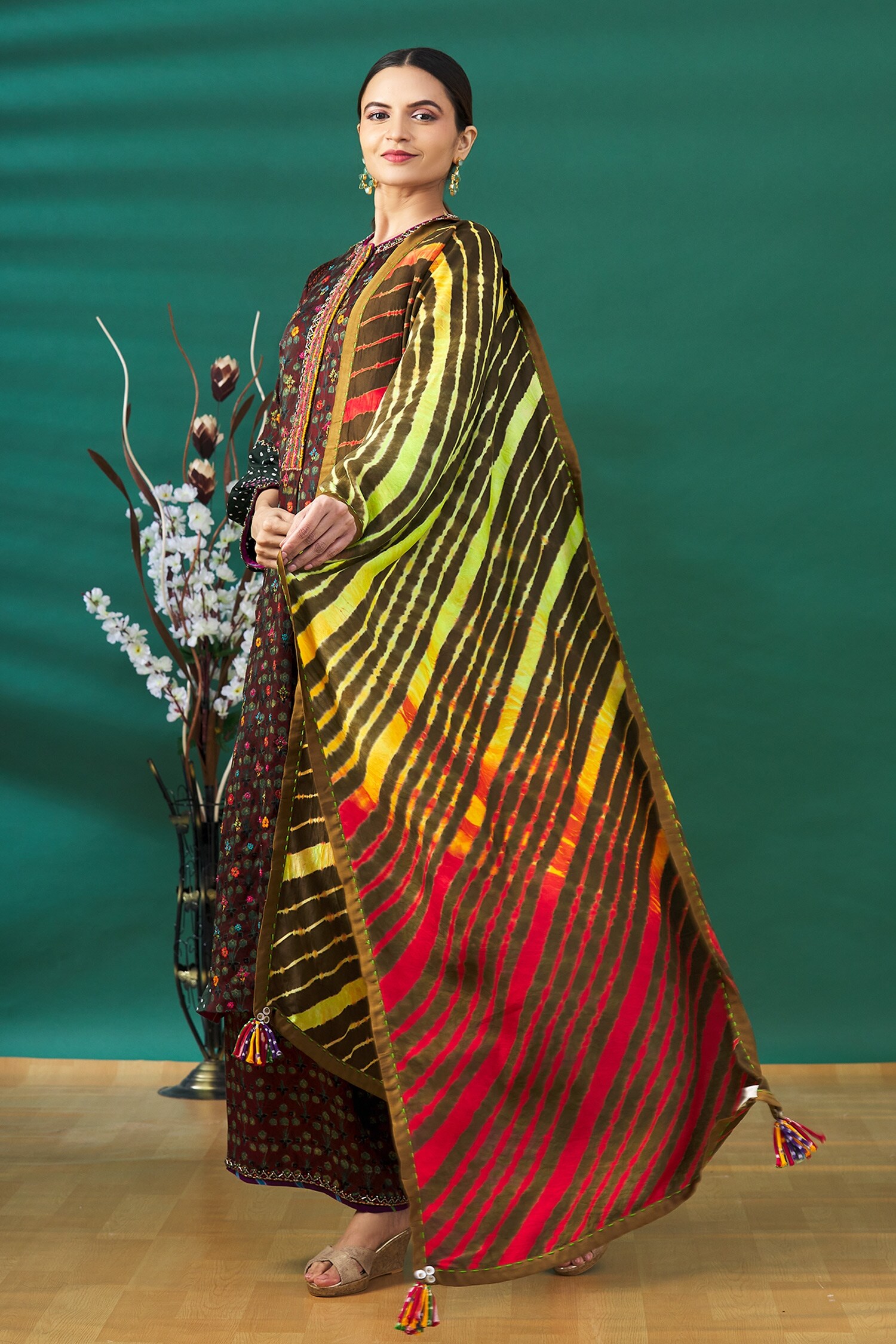 Buy Sunira Designs Brown Leheriya Dupatta Online | Aza Fashions