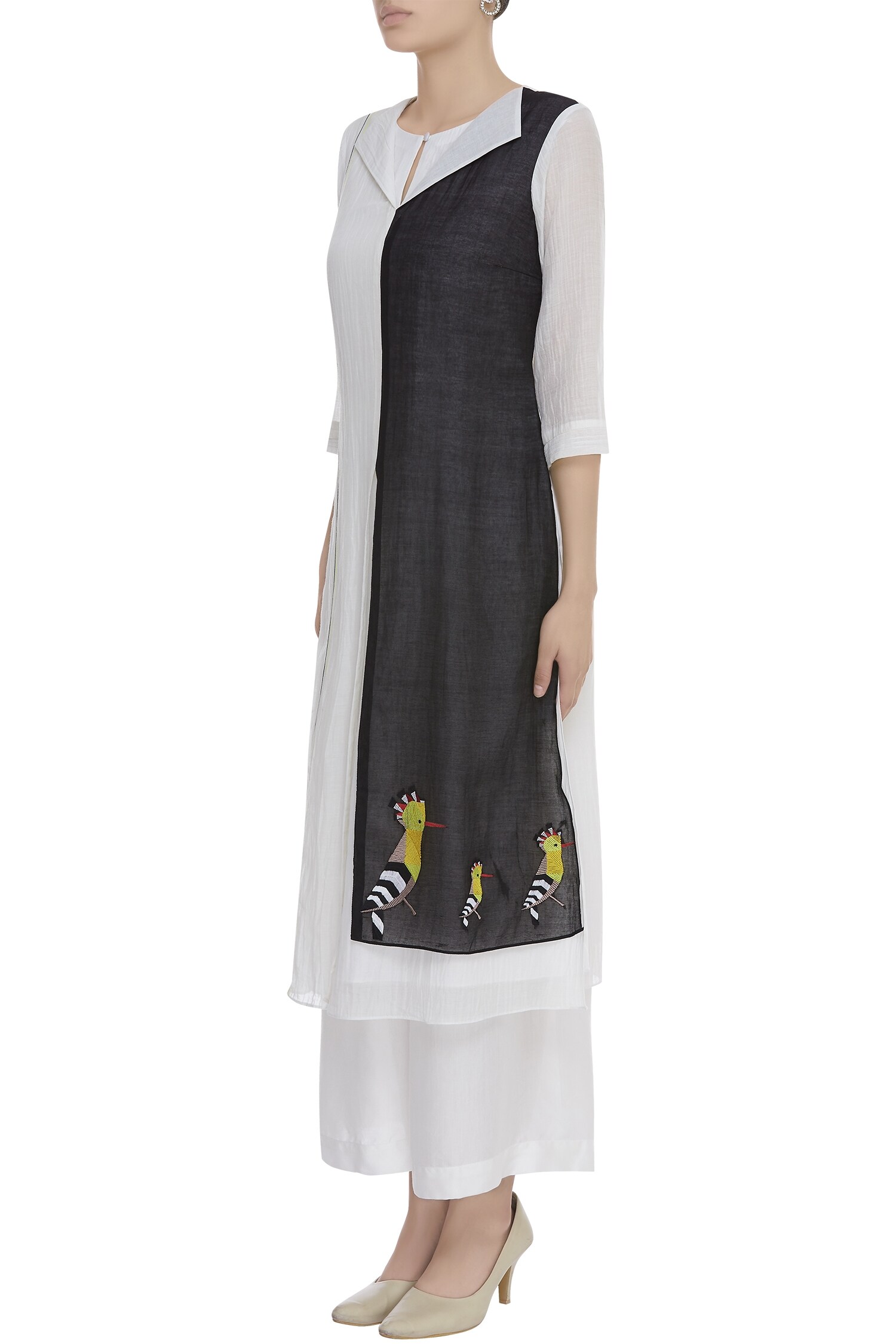 Buy Desert Shine by Sulochana Jangir White Embroidered Panel Kurta ...