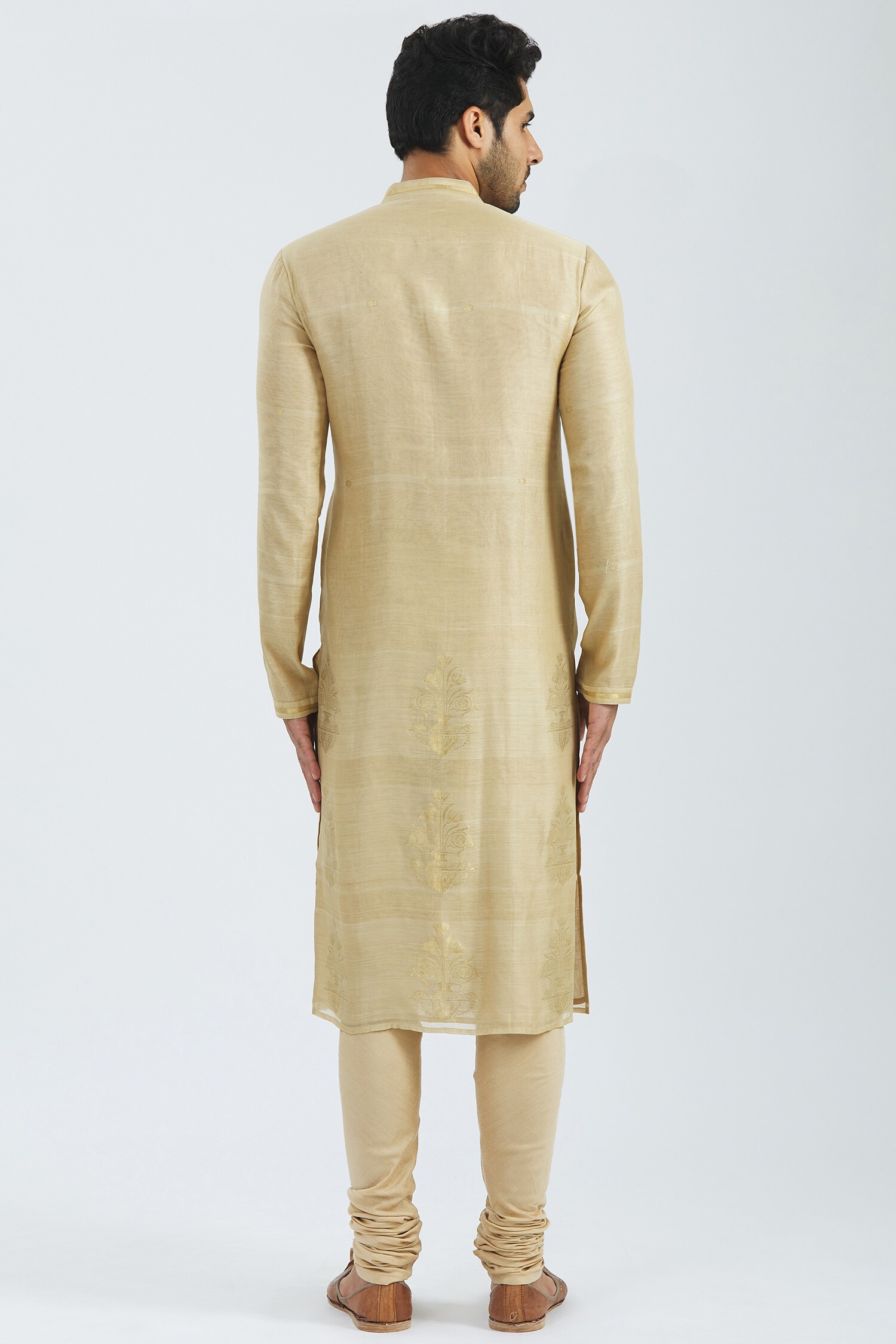 Buy Handloom Chanderi Kurta by Rar Studio - Men at Aza Fashions