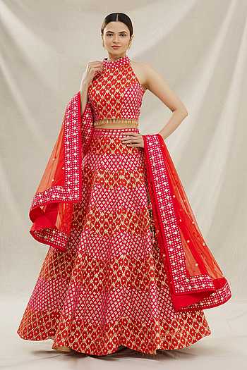 Buy Red Banarasi Chanderi Halter Lehenga Set For Women by Vandana Sethi ...