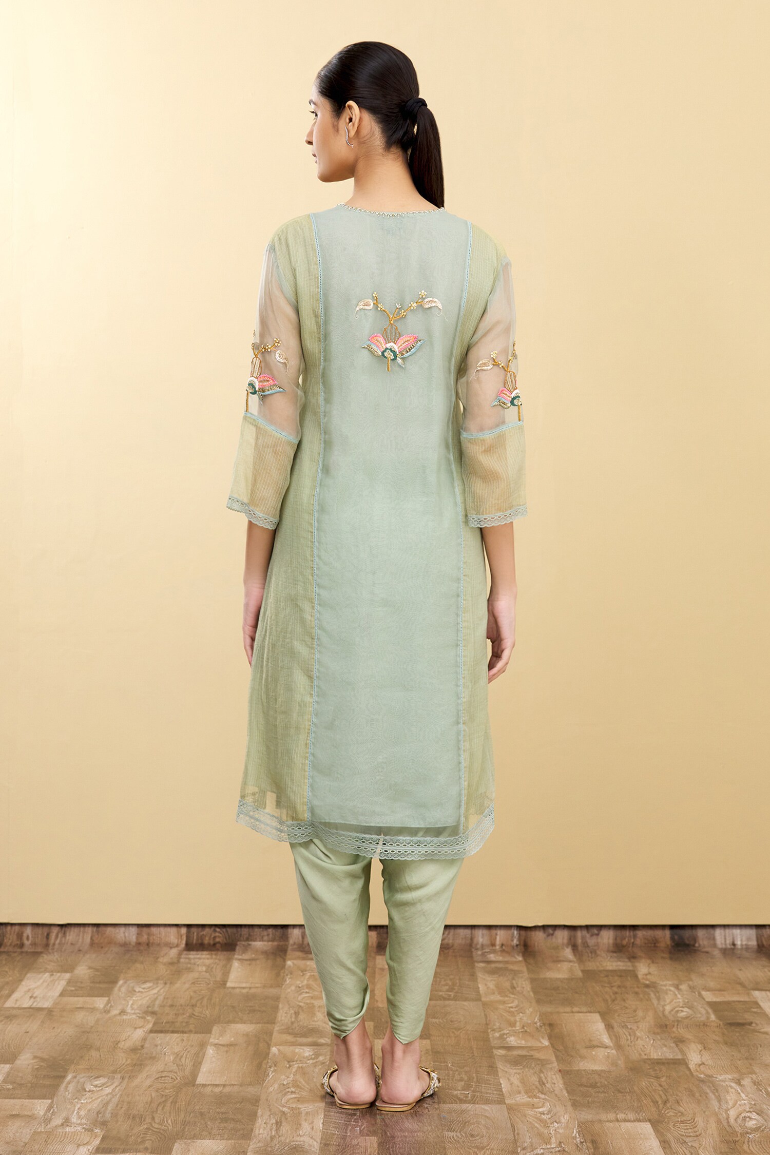 Buy Desert Shine by Sulochana Jangir Green Handloom Tissue Kurta Set ...