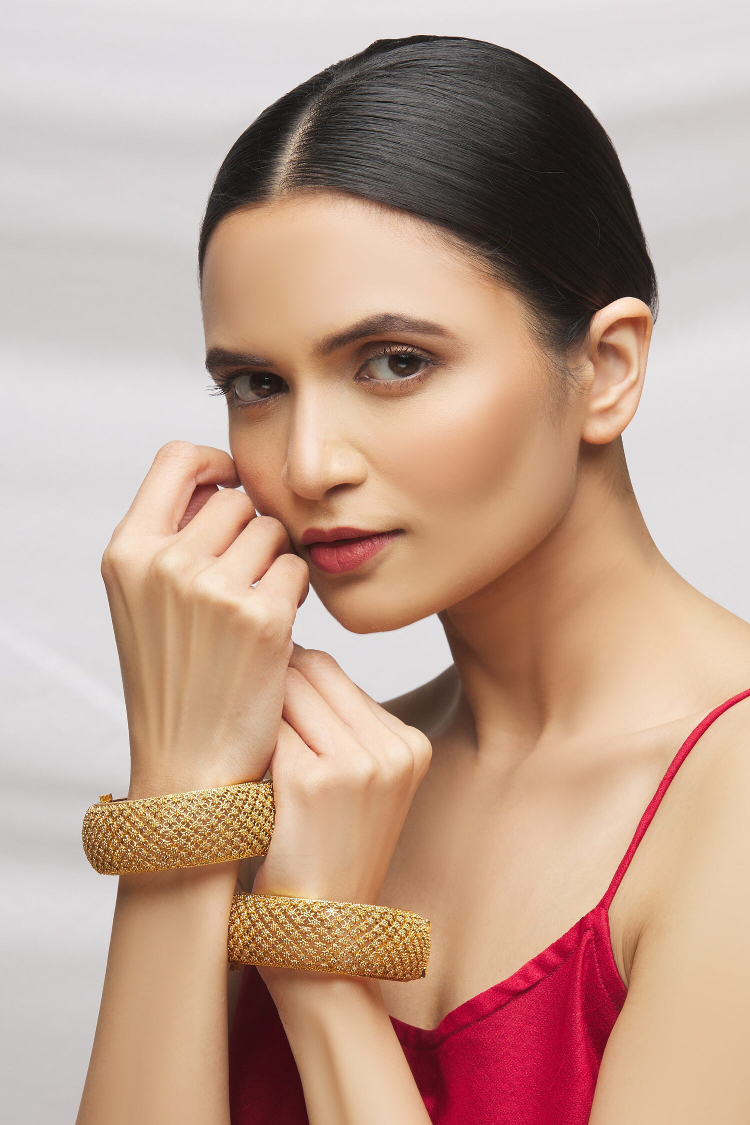 Buy Nayaab by Aleezeh Floral Cutwork Bangles (Set of 2) Online | Aza ...