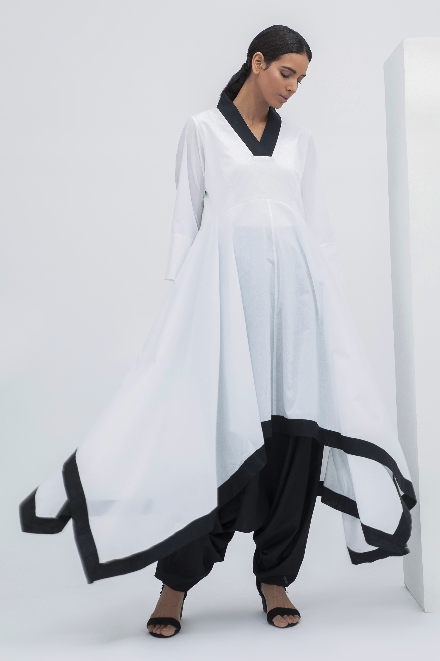 Buy Aakaar Black Cotton Handkerchief Hem Tunic Online | Aza Fashions