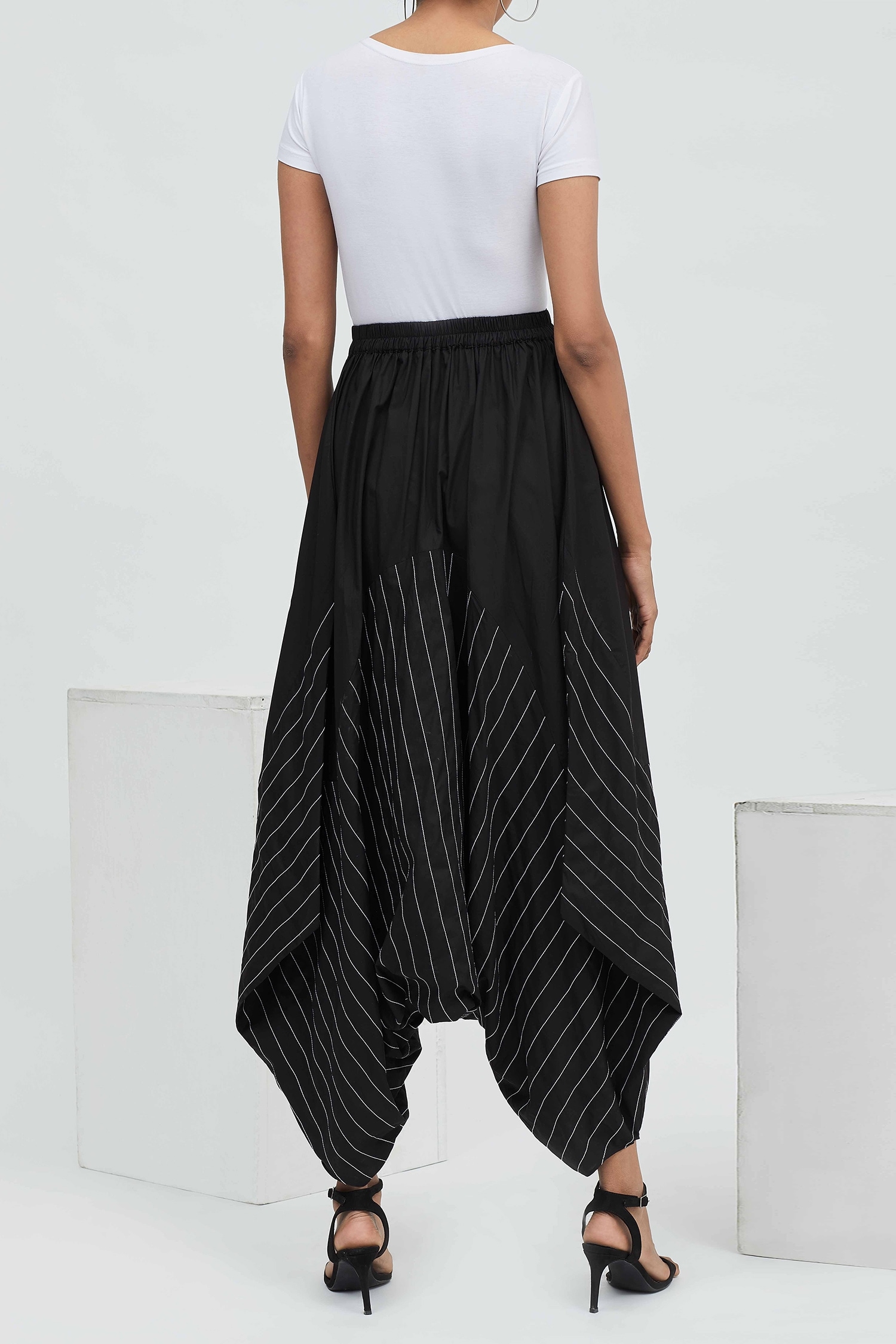 Buy Aakaar Black Cotton Textured Zouave Pants Online | Aza Fashions