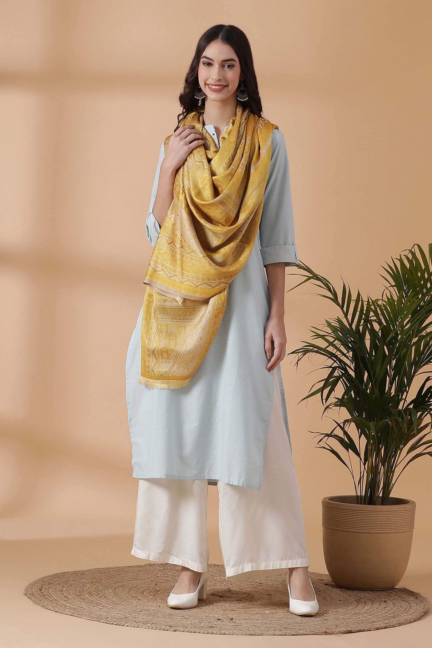 Buy Shingora Jacquard Woven Stole Online | Aza Fashions