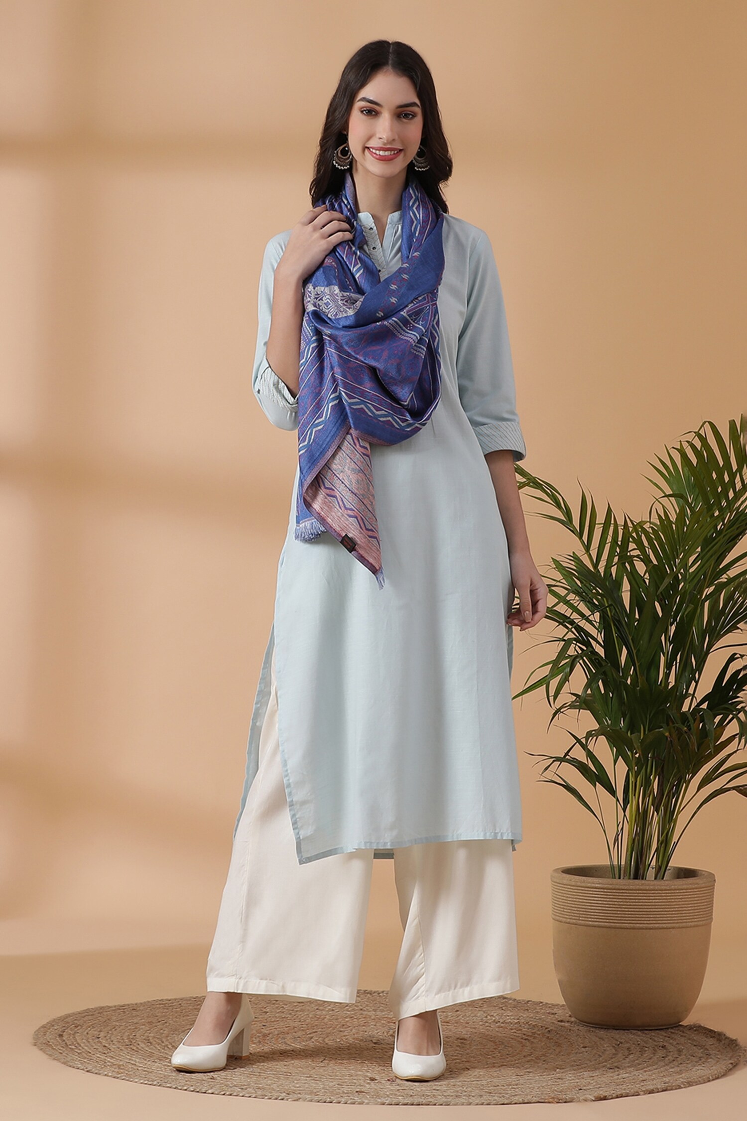 Buy Shingora Jacquard Woven Stole Online | Aza Fashions