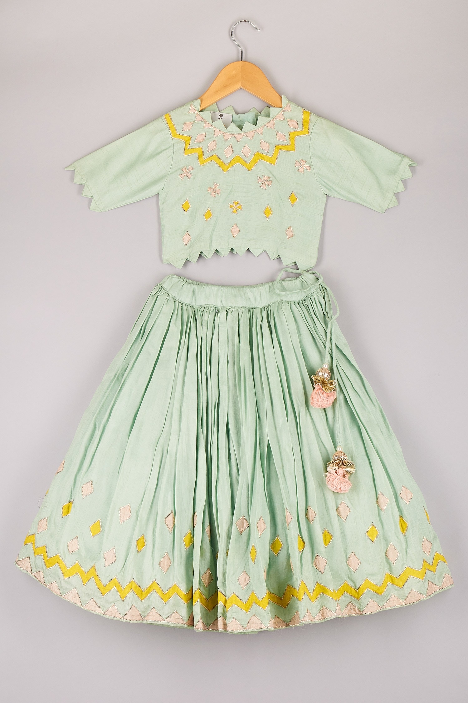 Buy Green Silk Embroidered Thread Work Geometric Lehenga And Choli Set ...