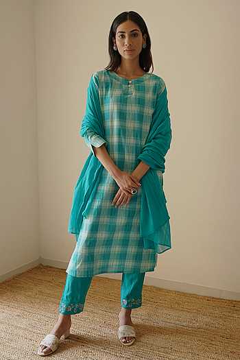 Buy Blue Cotton Woven Checkered V Neck Kurta Set For Women by Avaha ...