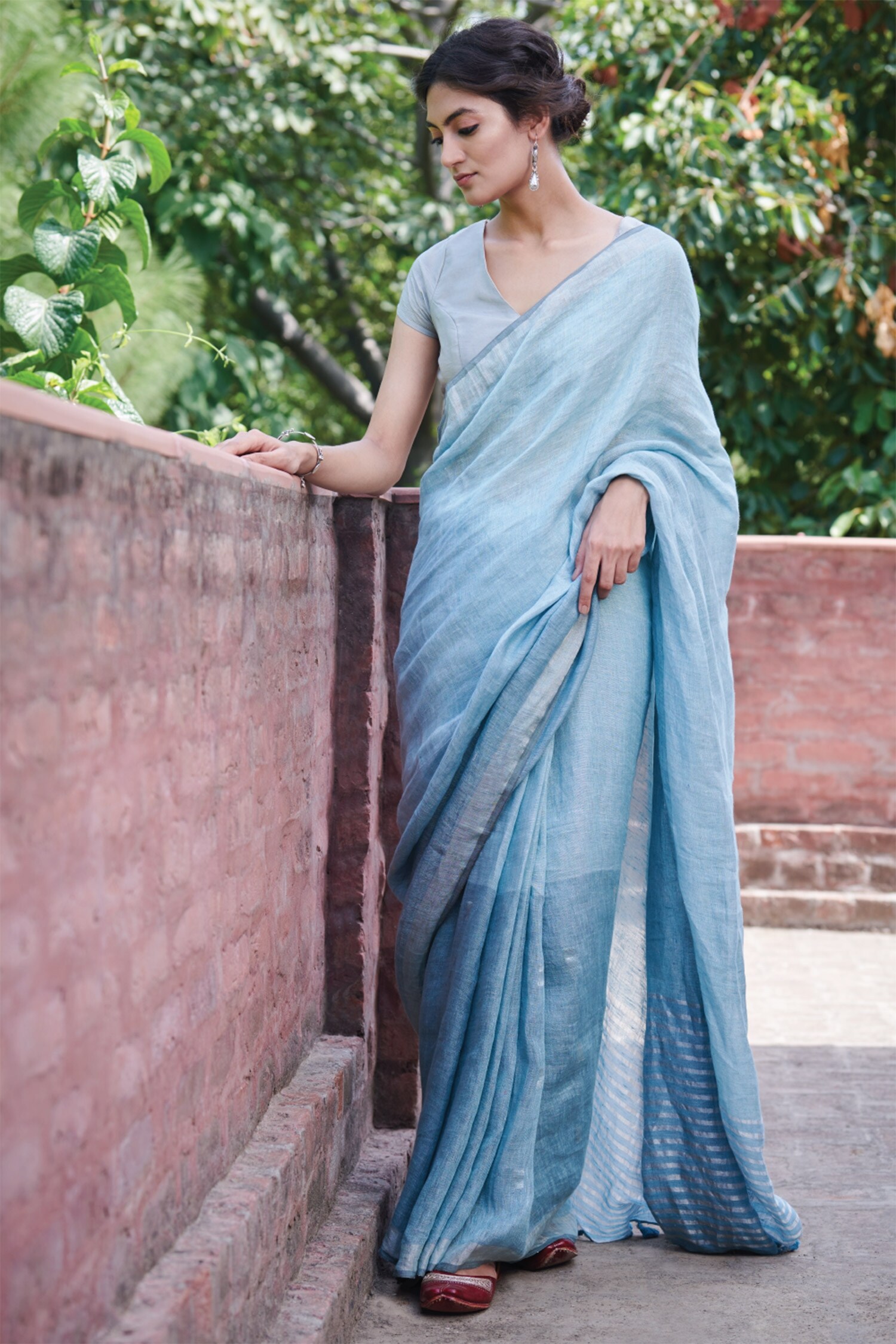 Buy Dressfolk Blue Mallika Handloom Linen Saree Online | Aza Fashions