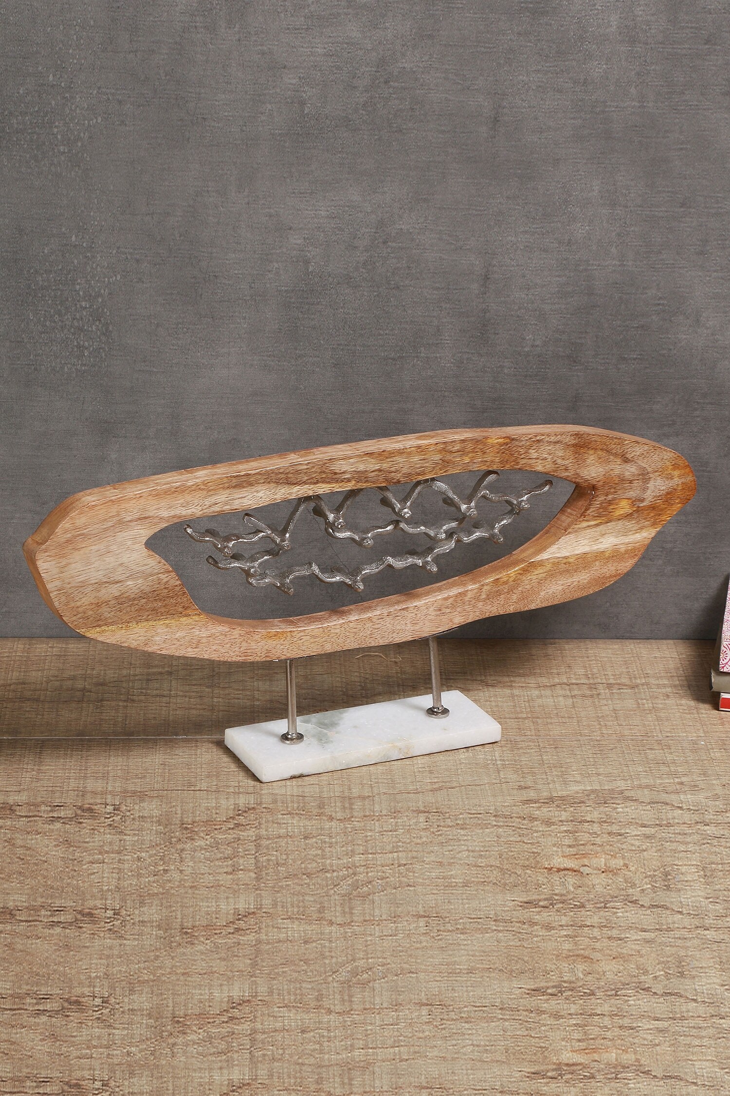 MANOR HOUSE Bird Nest Stand