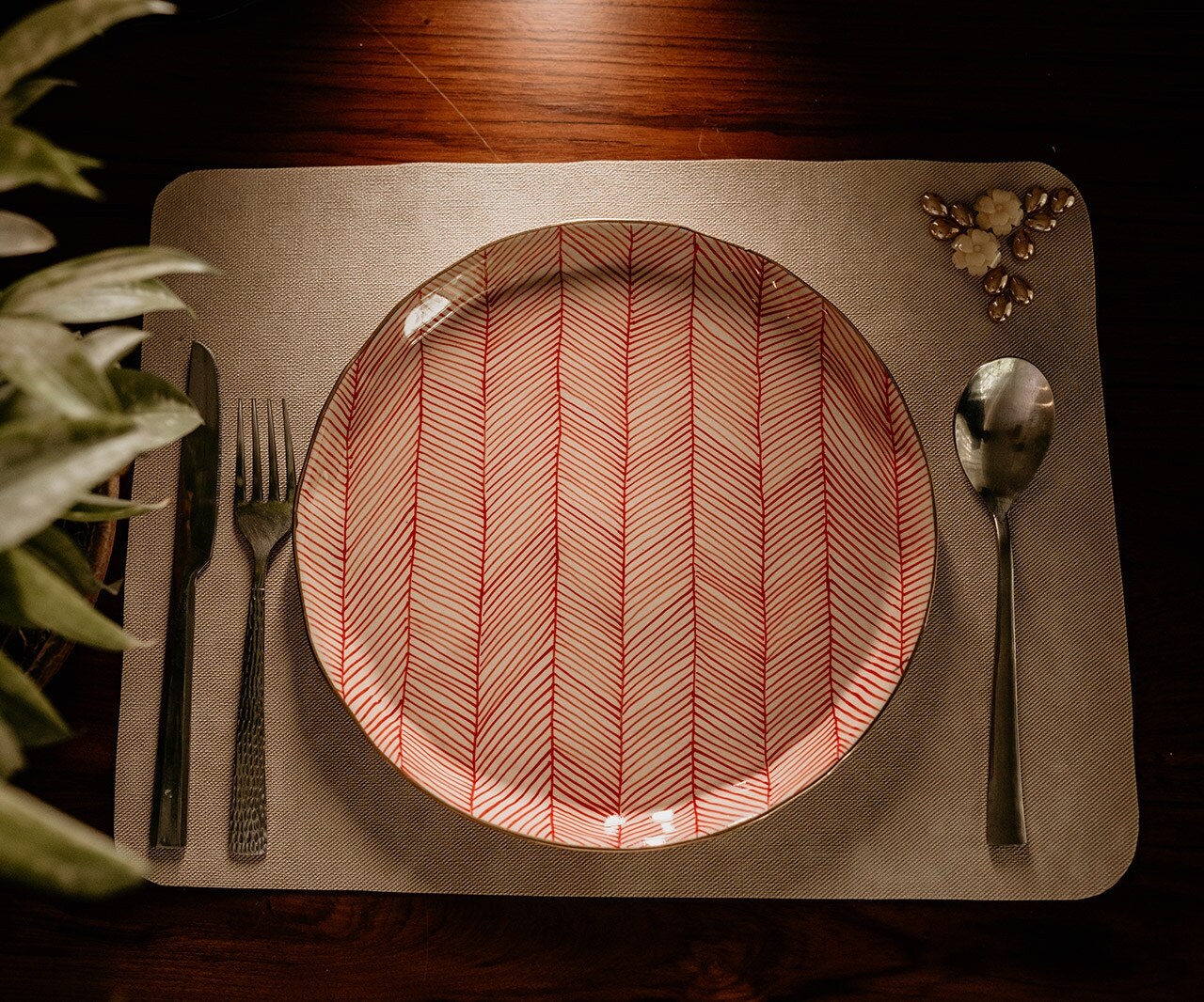 Nysa Home Accents Ivory Ceramic Hand Painted Striped Dinner Plate Set Of 4