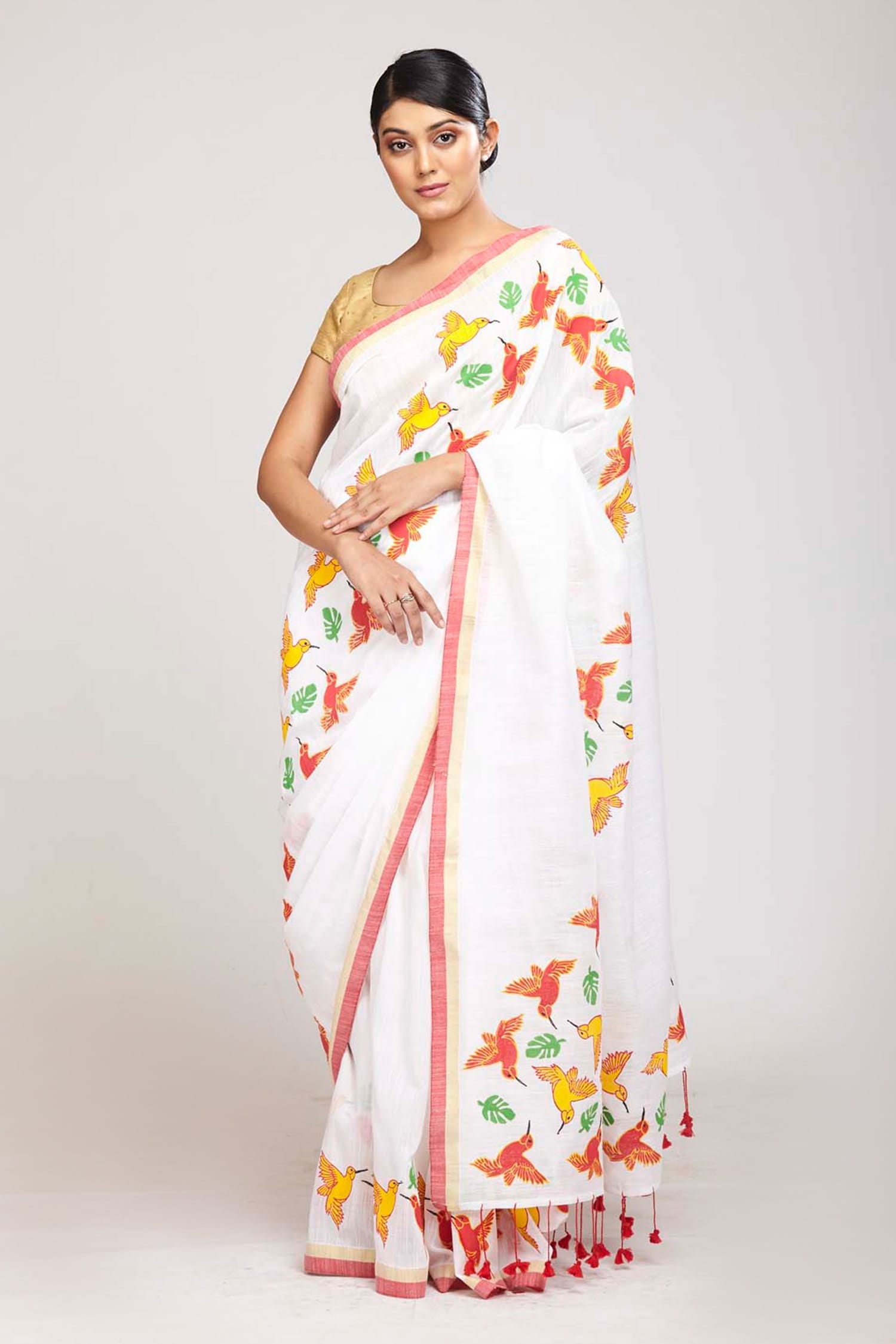 Buy Anita Kanwal White Handloom Cotton Panchi Print Saree Online | Aza ...