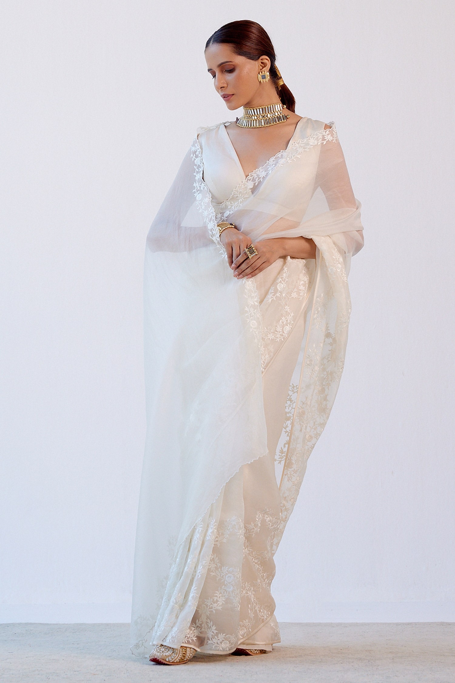 Buy Devnaagri Ivory Embroidered Saree With Gajji Silk Blouse Online ...