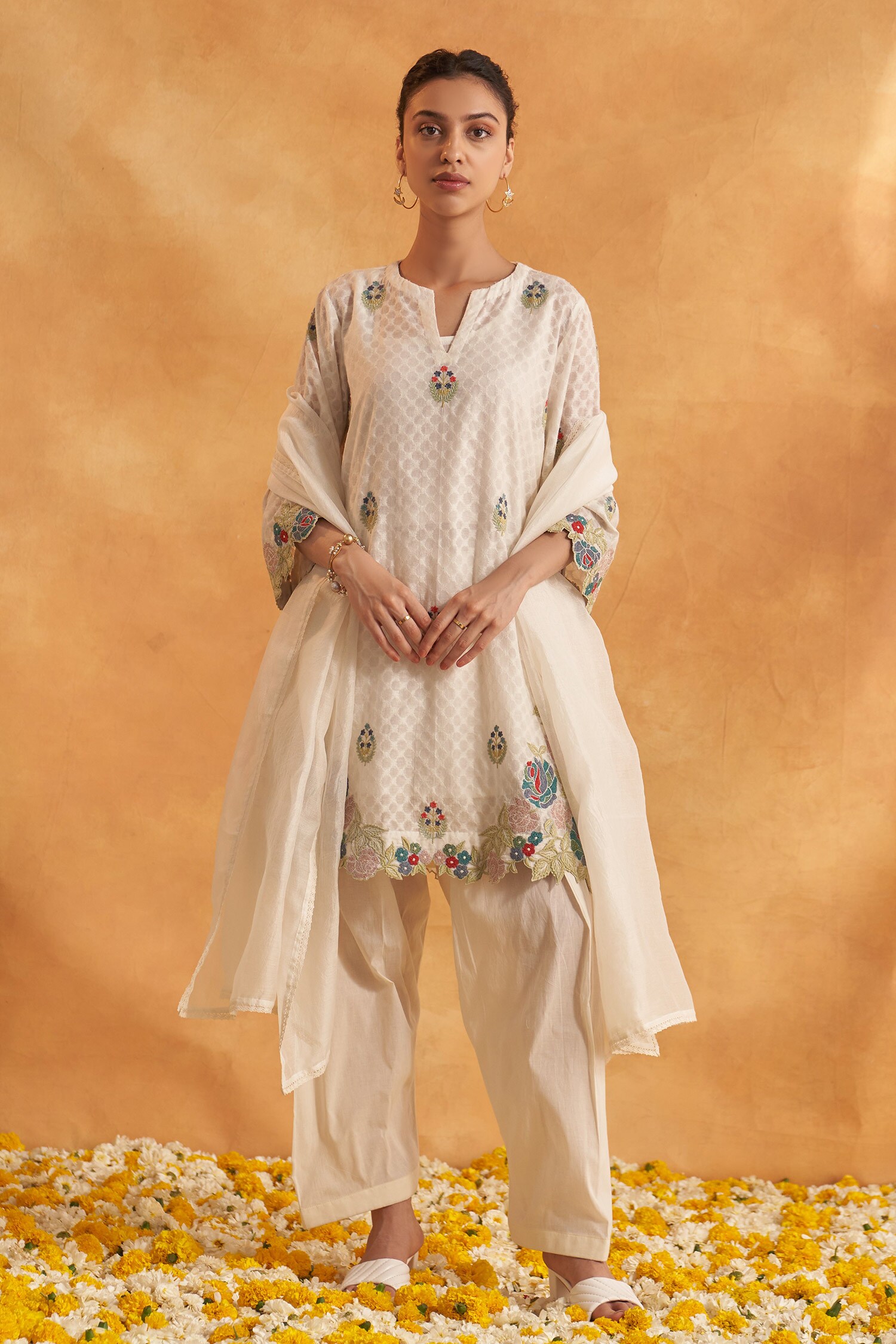Buy Ivory Kurta Chanderi Embroidered Floral Notched Straight Set For ...