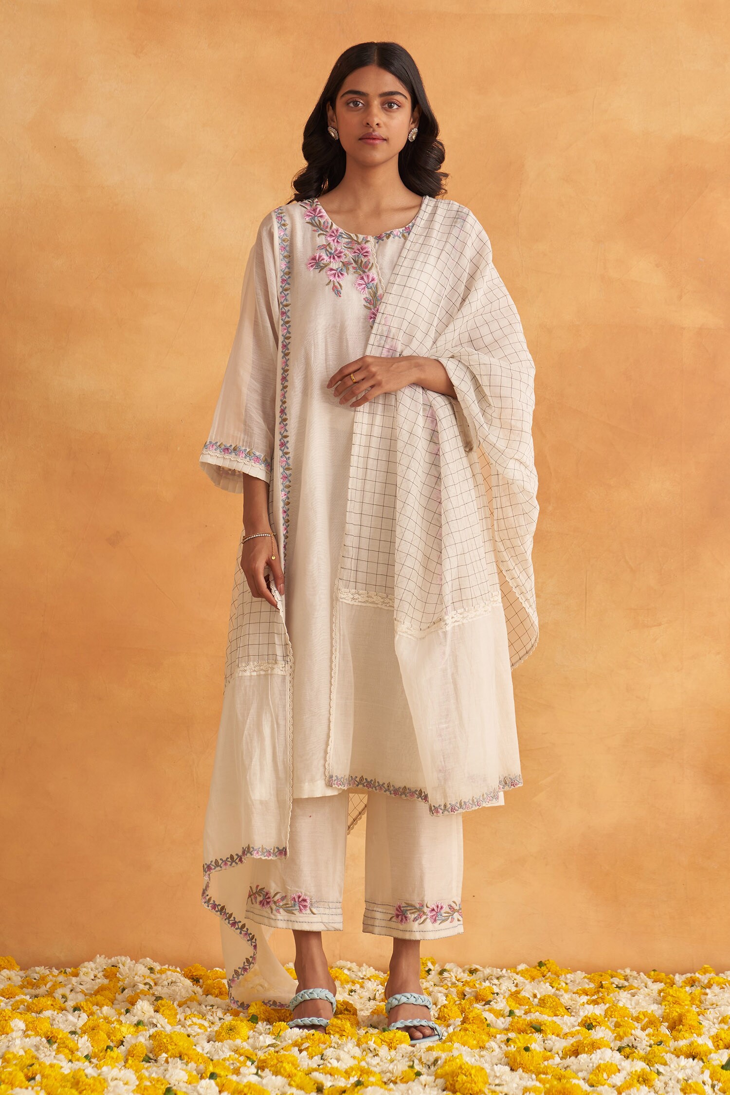 Buy Ivory Chanderi Embroidered Thread Round Floral Kurta Pant Set For ...