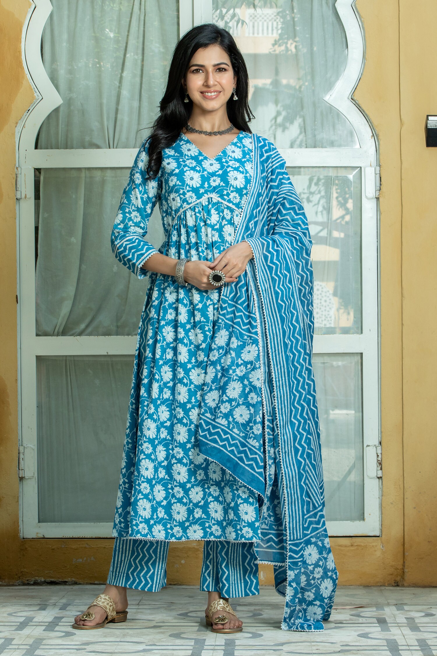 Buy Kohsh Blue Cotton Flower Bud Print Anarkali Set Online | Aza Fashions
