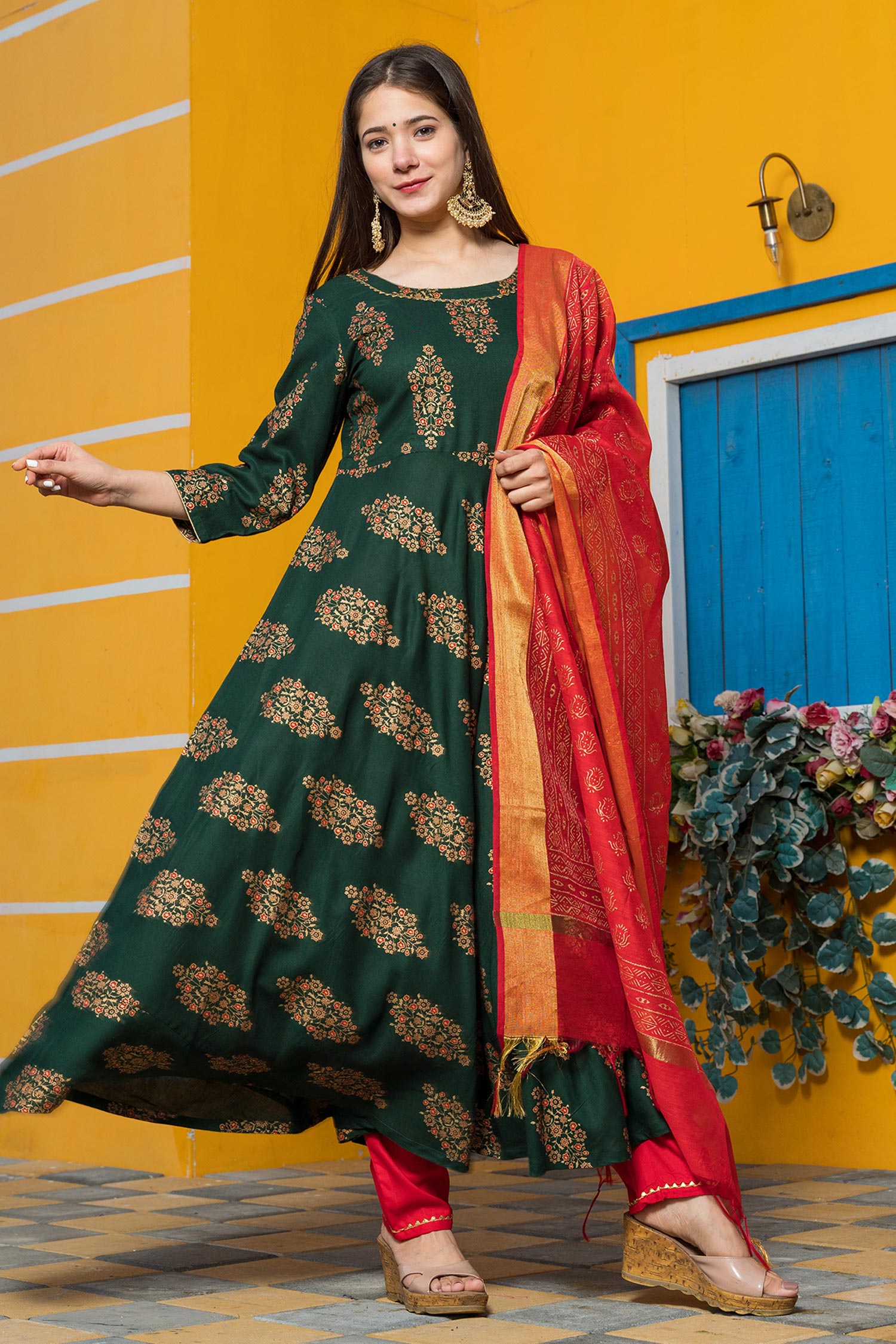 Buy Green Rayon Hand-woven Floral Round Neck Pattern Anarkali Set For ...