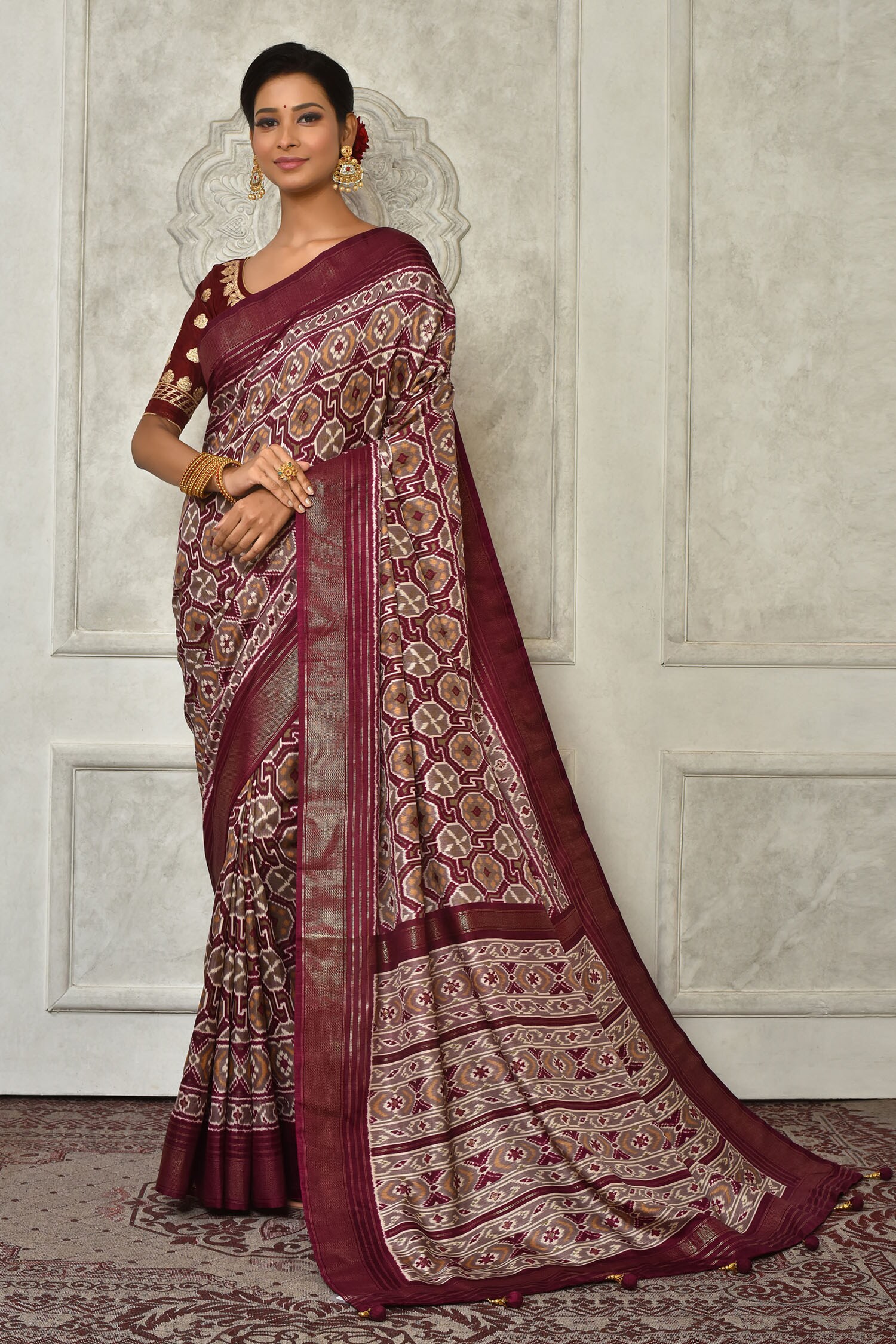 Buy Grey Silk Blend Geometric Tiles Pattern Saree With Running Blouse ...