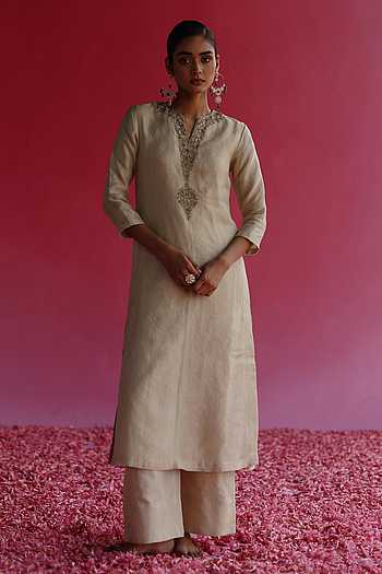 Buy Taisha Yellow Kaljo Floral Zari Placket Kurta Online | Aza Fashions
