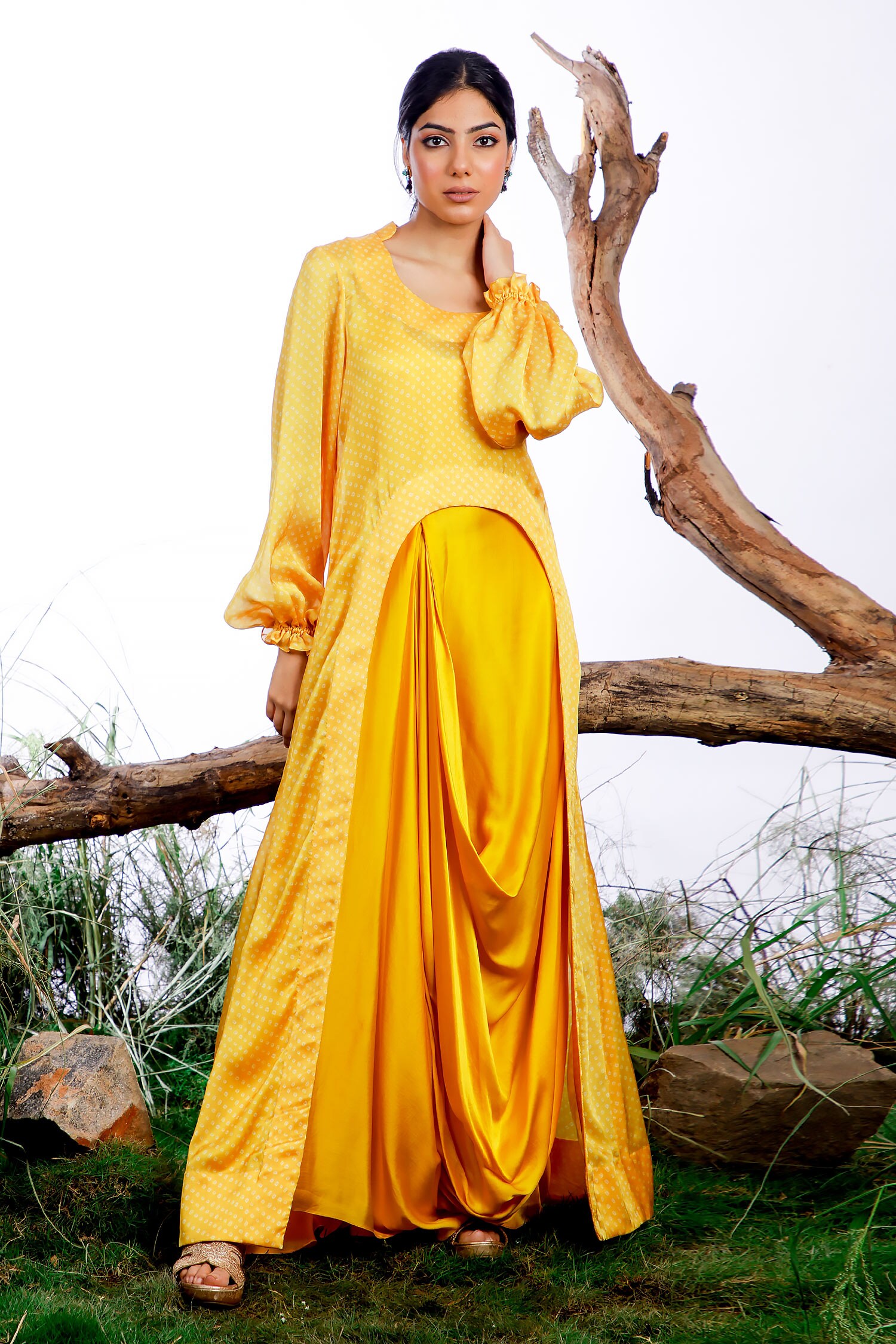 Buy Bandhani Print Cut Out Cape With Dress by OMANA BY RANJANA BOTHRA ...