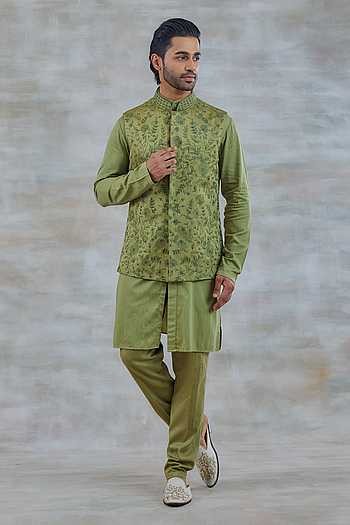 Buy Thread Embroidered Nehru Jacket & Kurta Set by Studio Bagechaa at ...