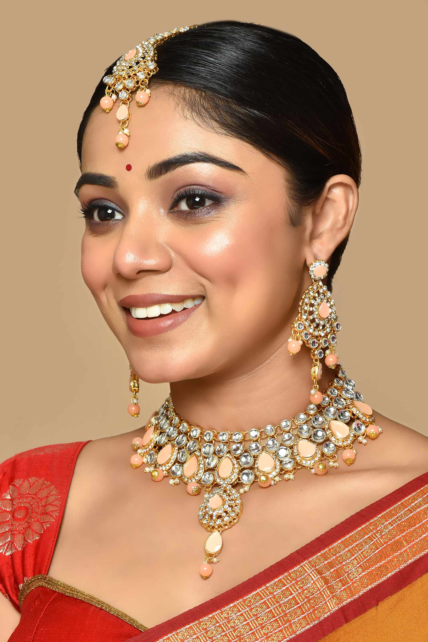 Buy Peach Stones Pear Shaped Pattern Embellished Necklace Net by Nayaab ...