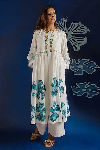 Buy White Handwoven Muslin In 300 Placed Embroidered Overlay Jacket For ...