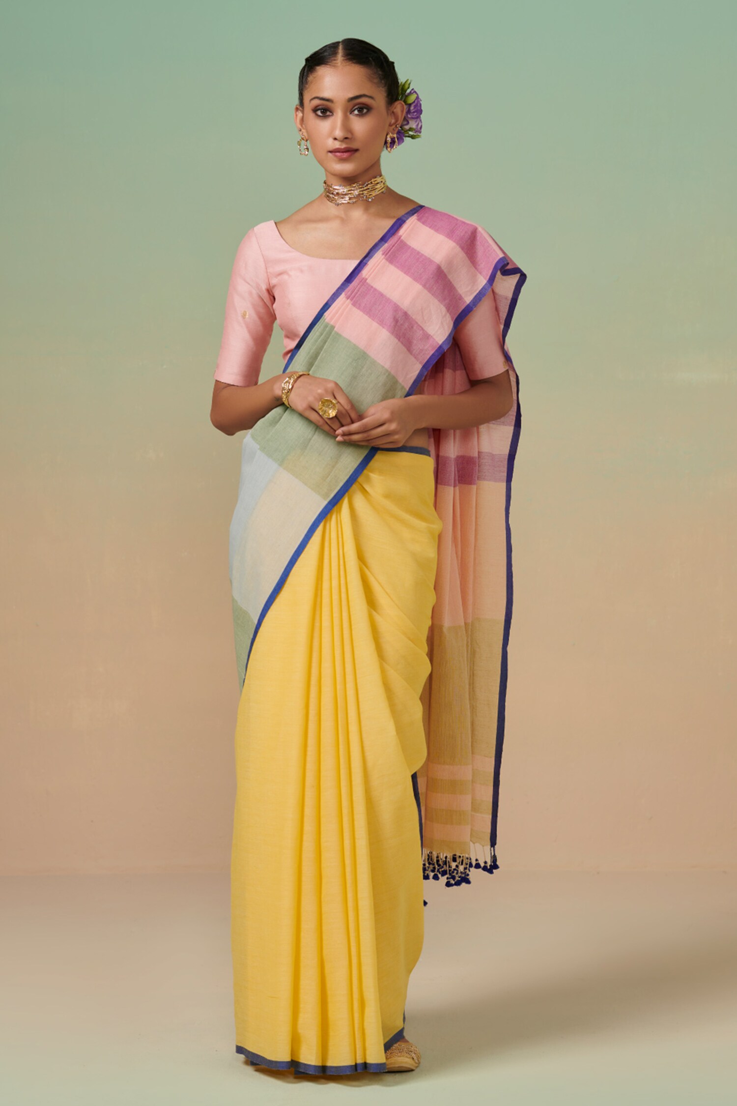 Buy Aam Bagaan Cotton Stripe Woven Saree by Dressfolk at Aza Fashions