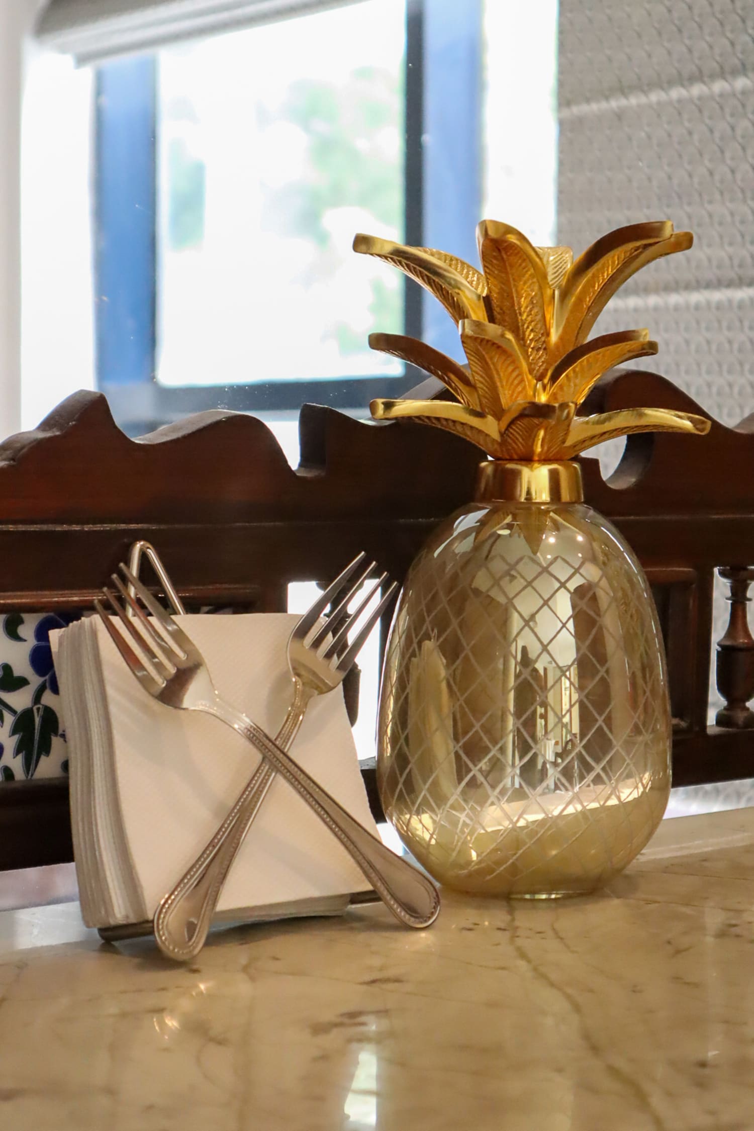 Buy Table Manners Pineapple Glass Showpiece Online | Aza Fashions