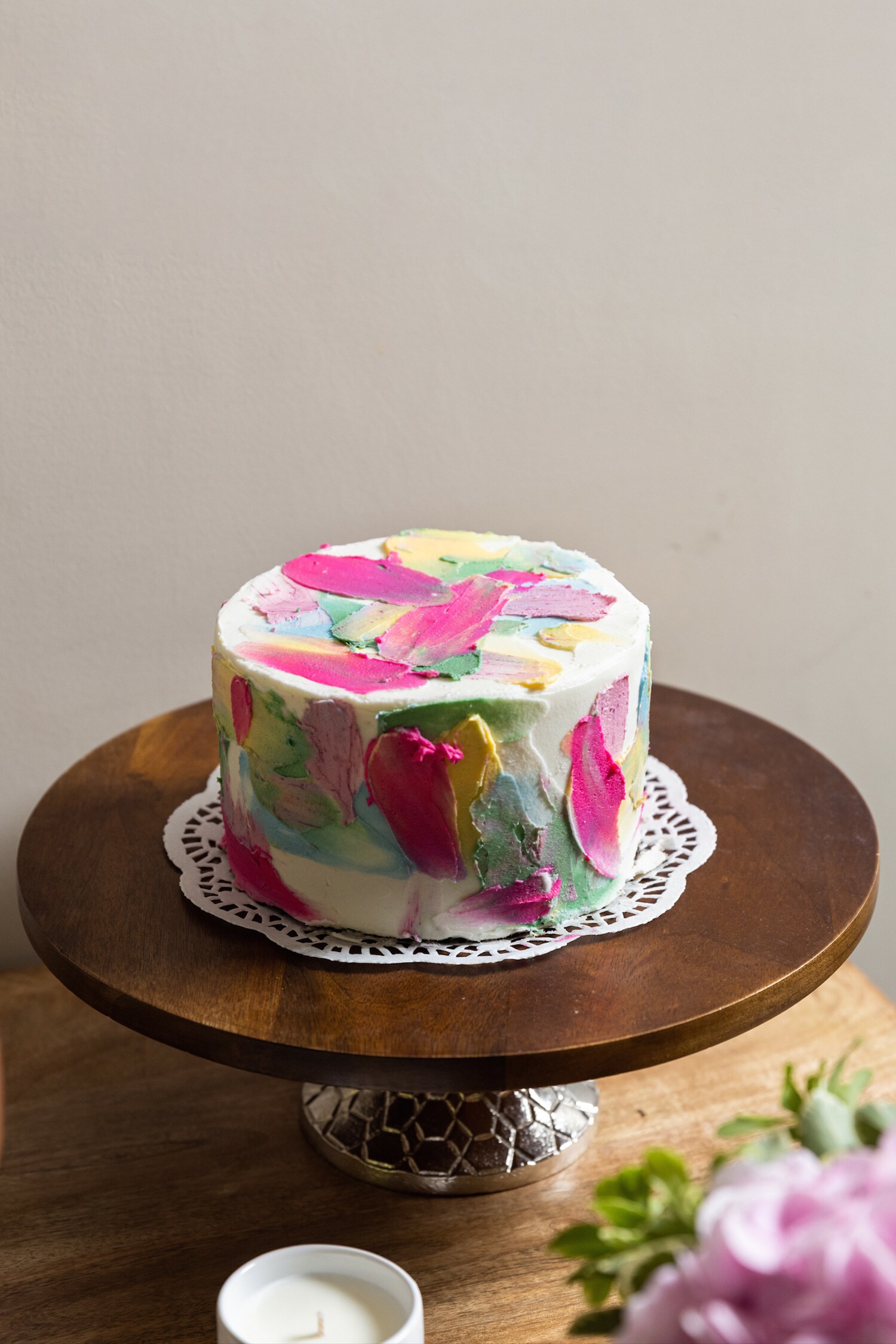 Buy Elm & Oak Embossed Honeybee Cake Stand Online | Aza Fashions