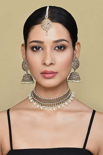 Buy Nayaab by Aleezeh Geometric Pattern Embellished Necklace Jewellery ...