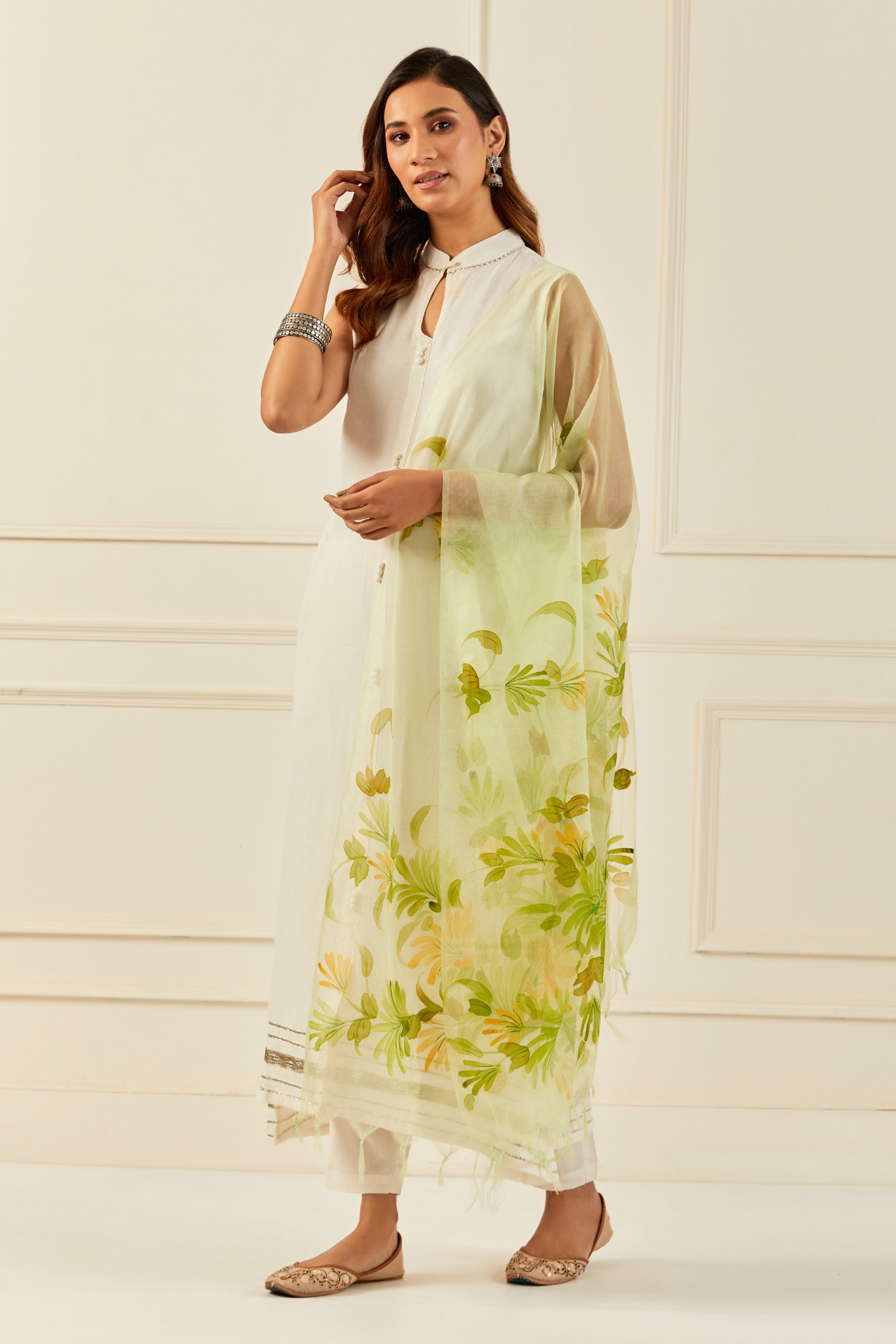 Buy Geroo Jaipur Green Organza Leaf Hand Painted Dupatta Online | Aza ...