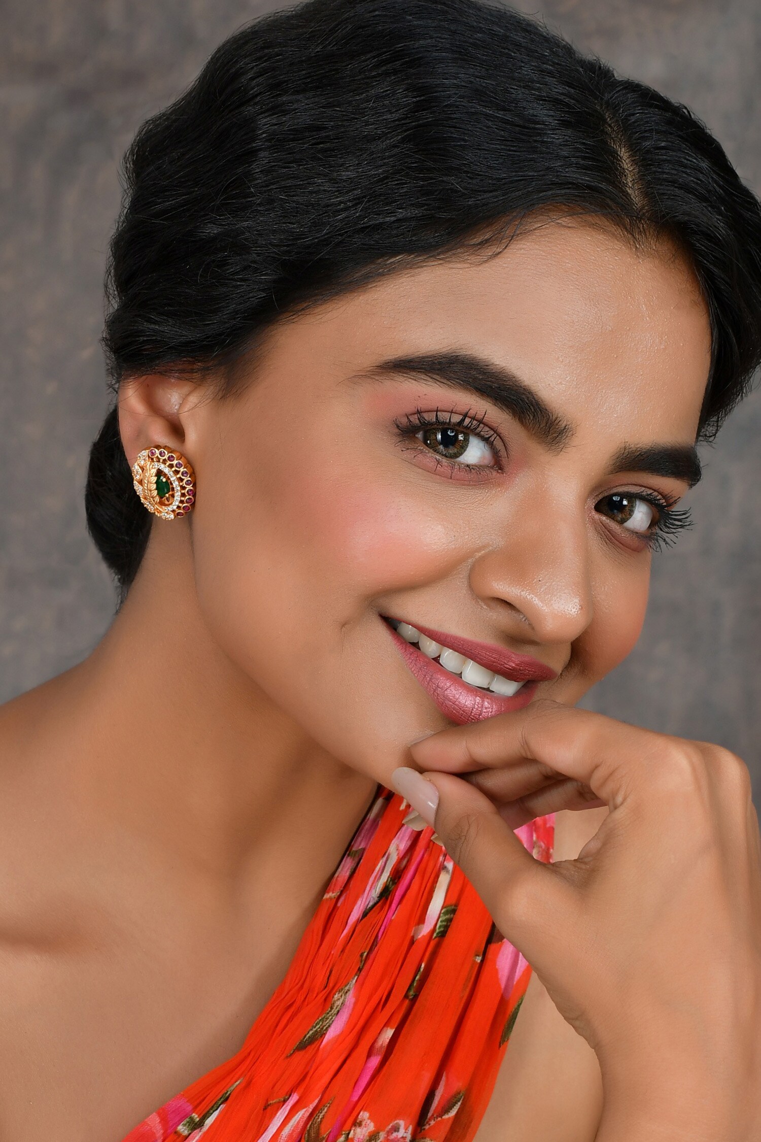 Buy Ishhaara Kempu Stone Studded Leaf Earrings Online | Aza Fashions