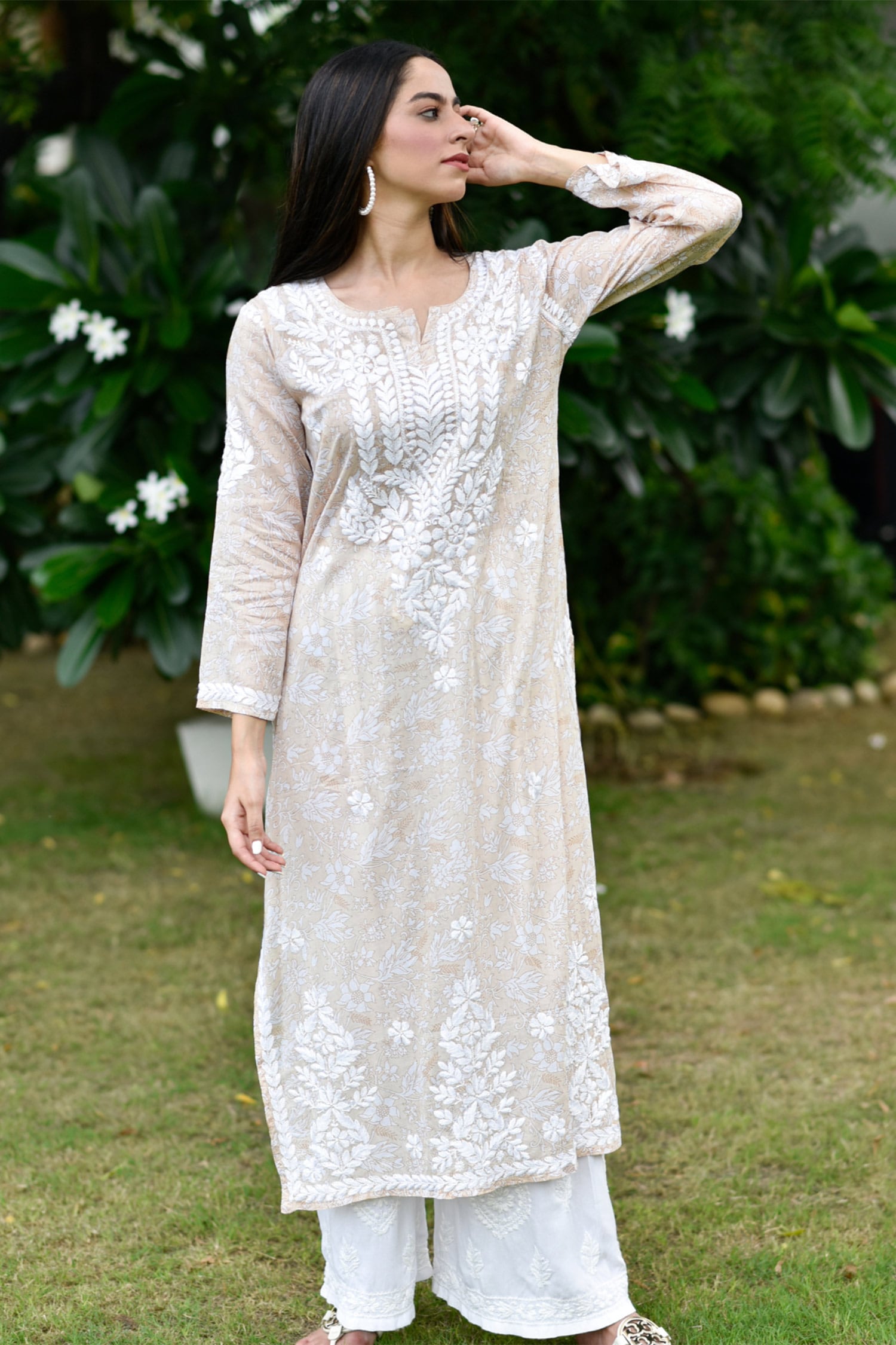 Buy House of Chikankari Beige Mulmul Marwa Floral Chikankari Hand Work ...