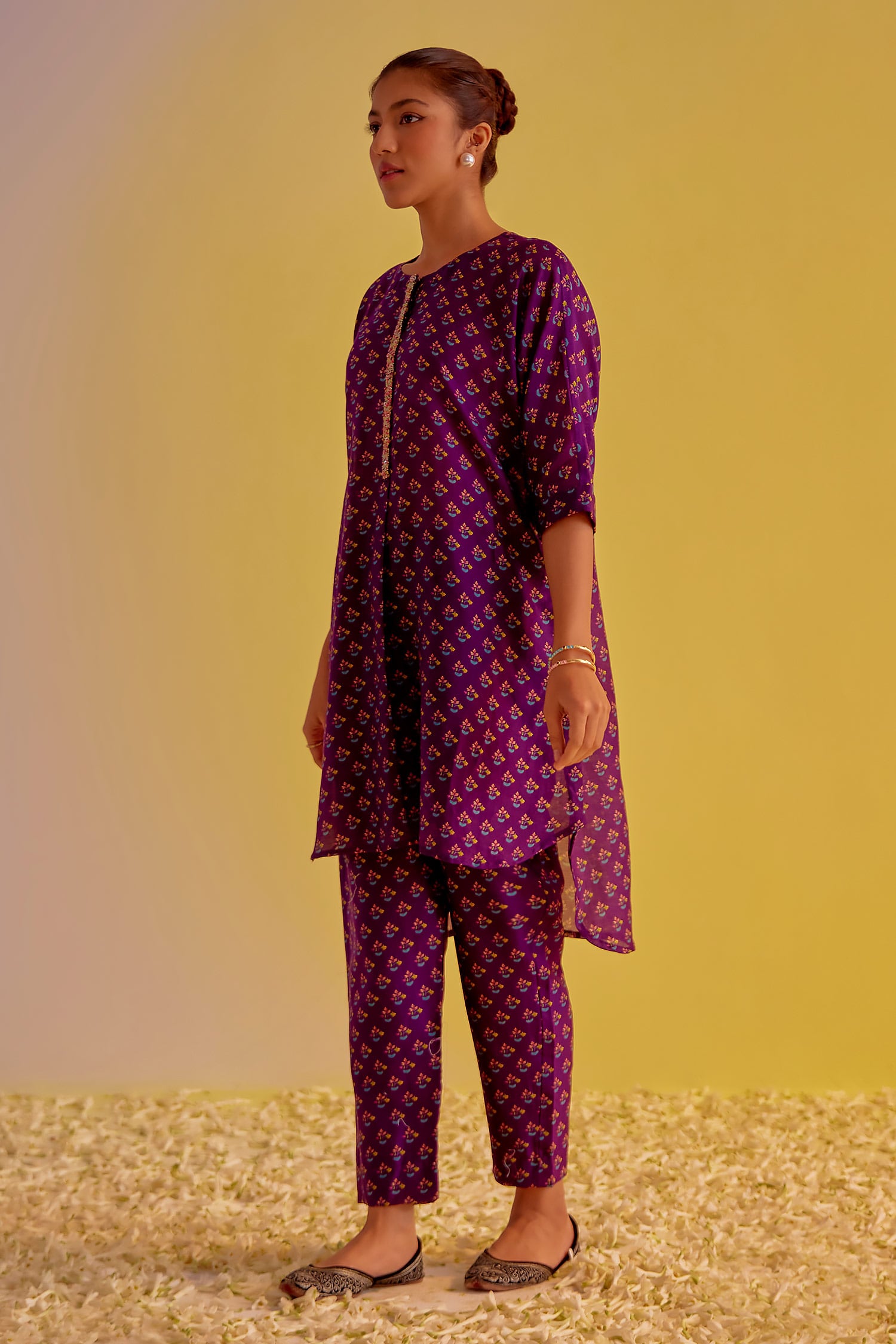 Buy Label Mansi Nagdev Purple Chanderi Zainab Floral Digital Print ...