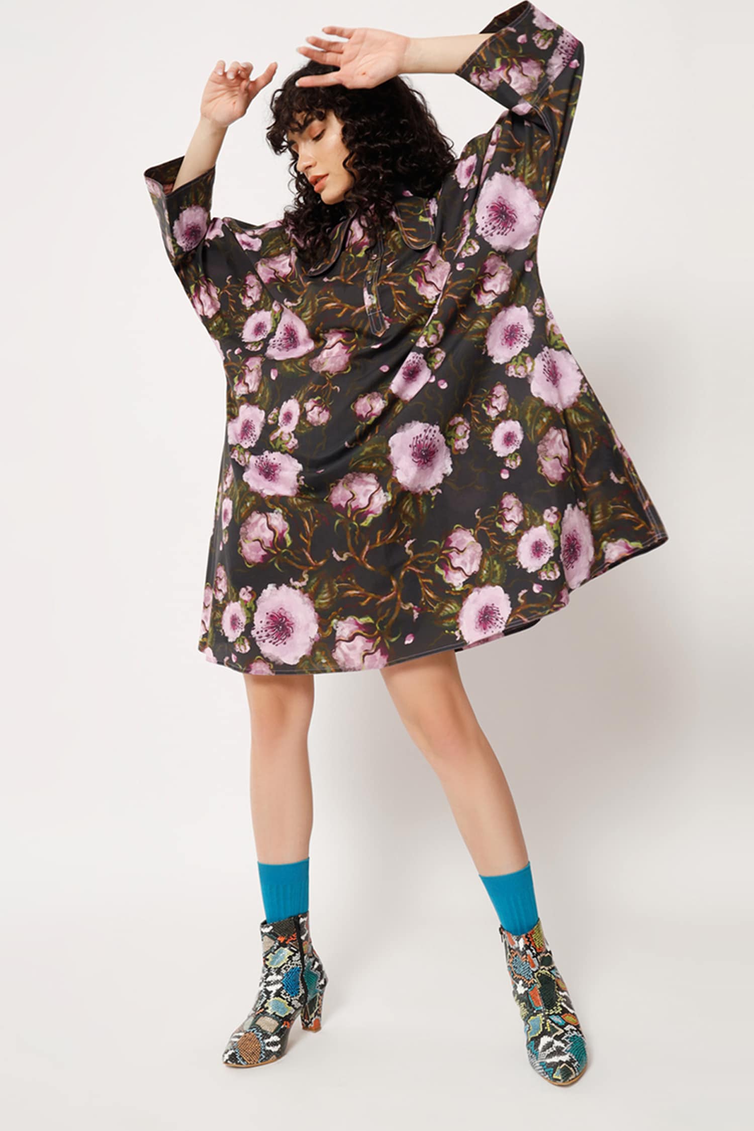 Buy Two Point Two Green Cotton Poplin Mamaro Goth Floral Print Kaftan ...