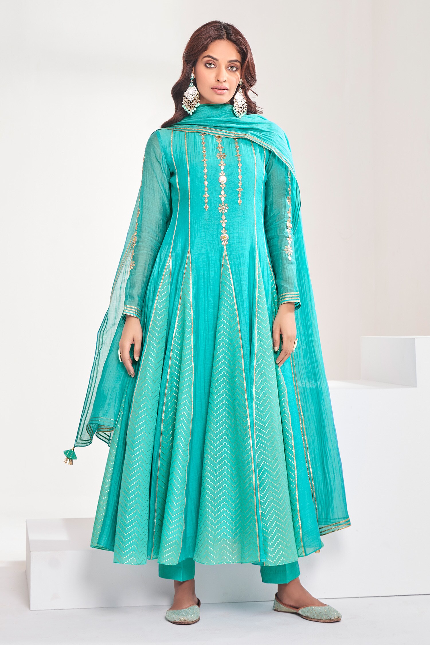 Buy Almaari by Pooja Patel Green Hand Embroidered Anarkali Set Online ...