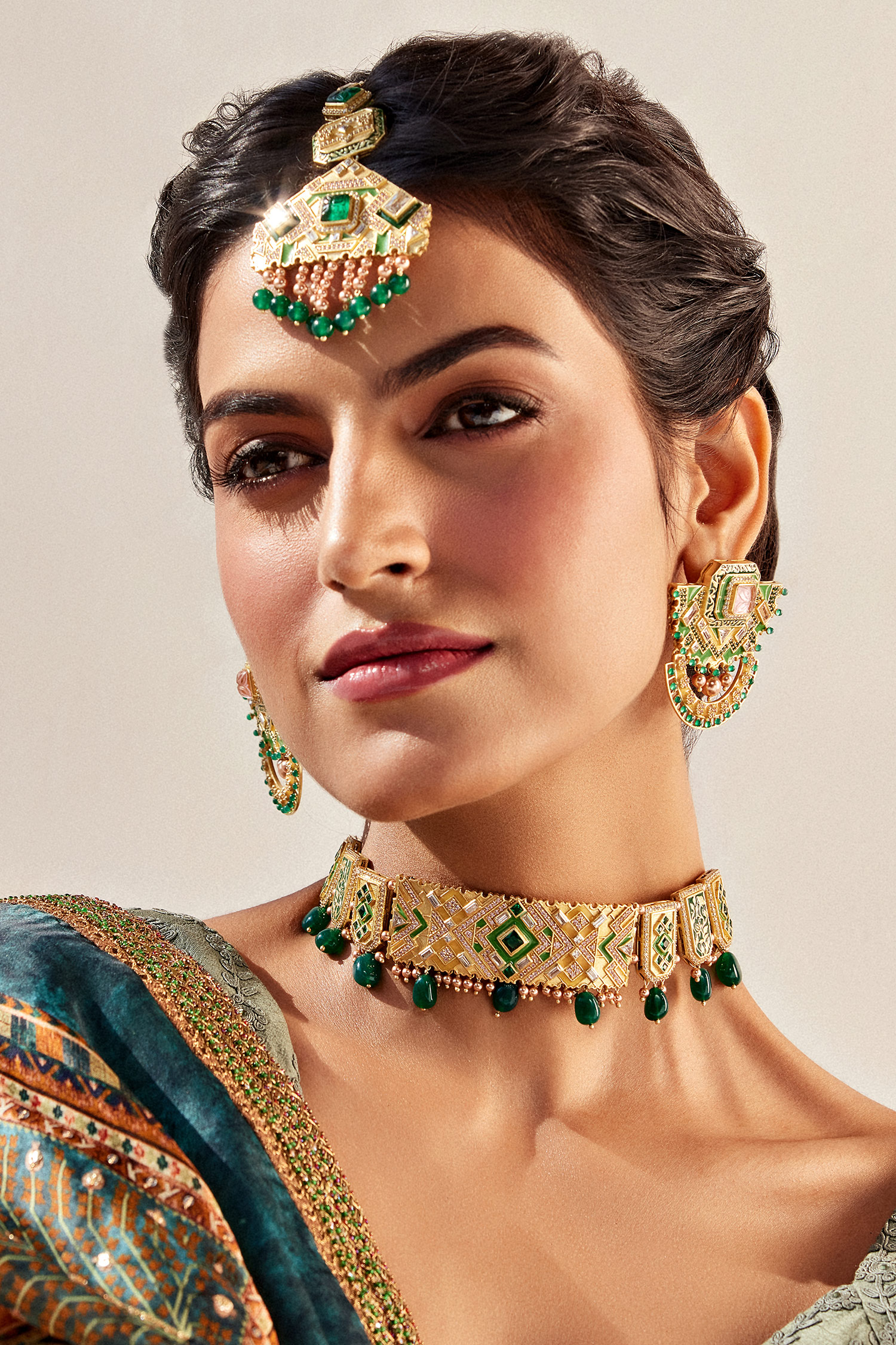 Buy Aulerth X JJ Valaya Rumeli Sculpted Choker Necklace Online | Aza Fashions