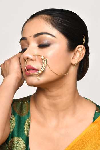 Buy Nayaab by Aleezeh Kundan Pearl Embellished Nose Ring Online | Aza ...
