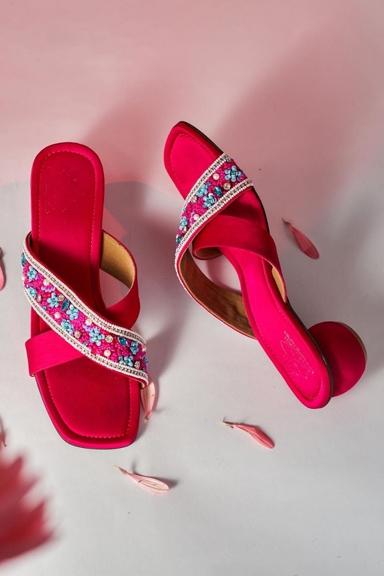 Buy Schon Zapato Pink Vegan Leather Blushing Embroidered Strap Matka ...