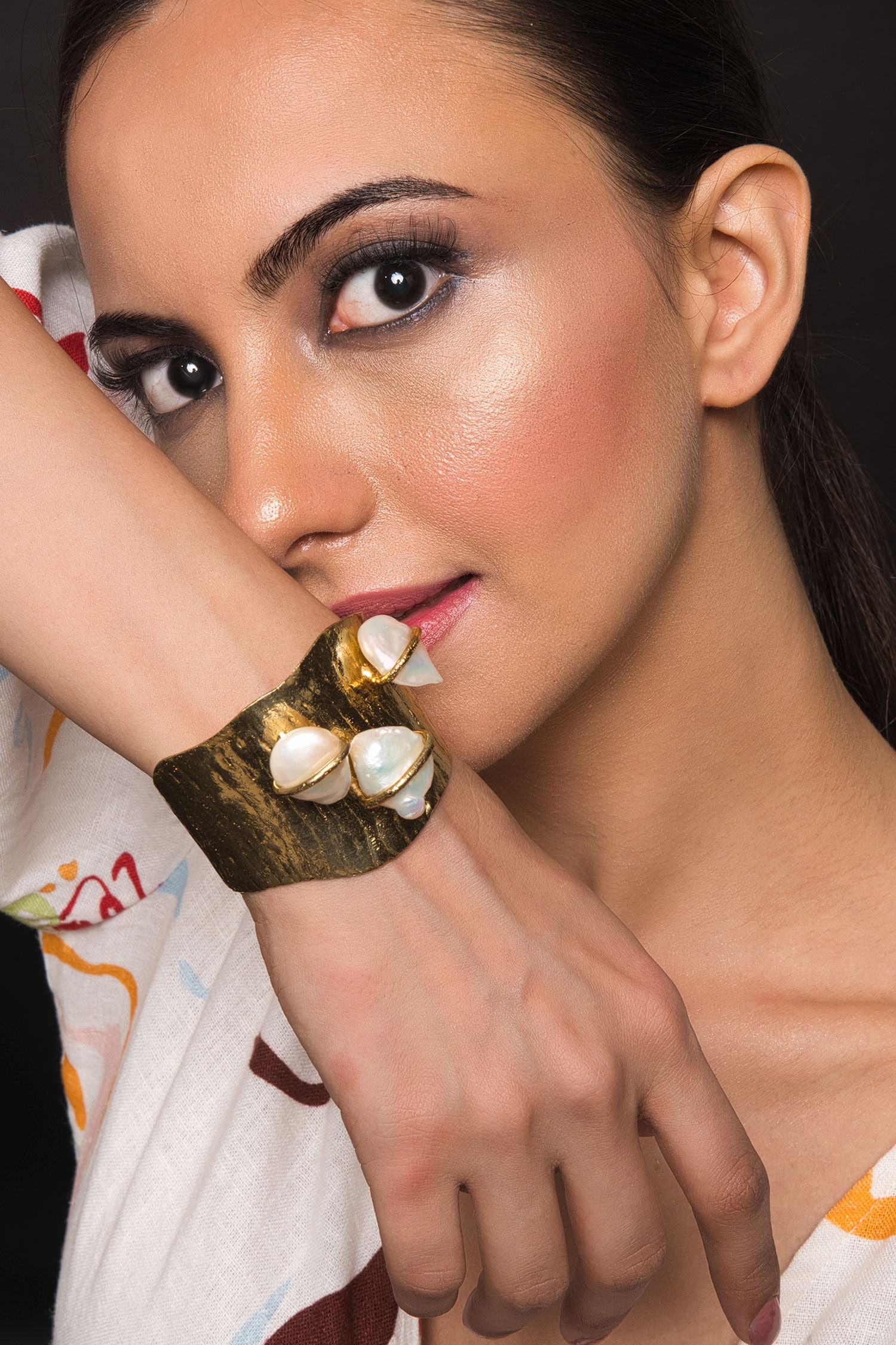 Buy Gold Plated Mother Of Pearl Daania Embellished Bracelet by Queens ...