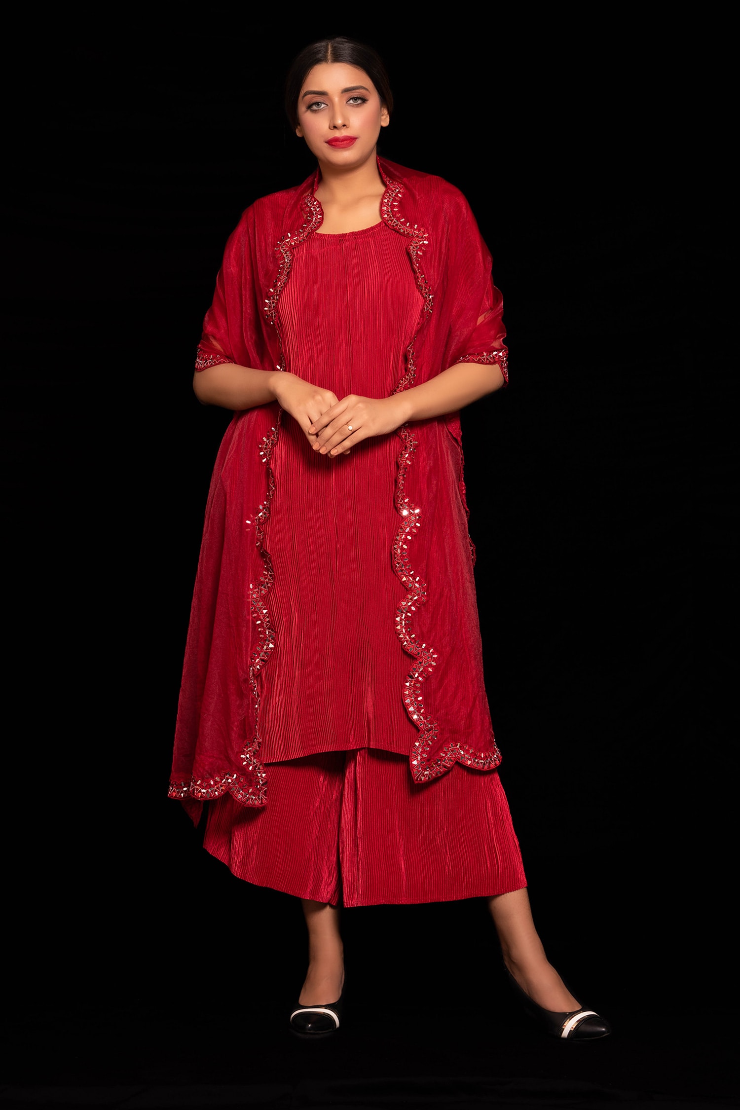 Buy PREETI MEHTA Pleated Kurta Set With Scallop Embroidered Dupatta ...