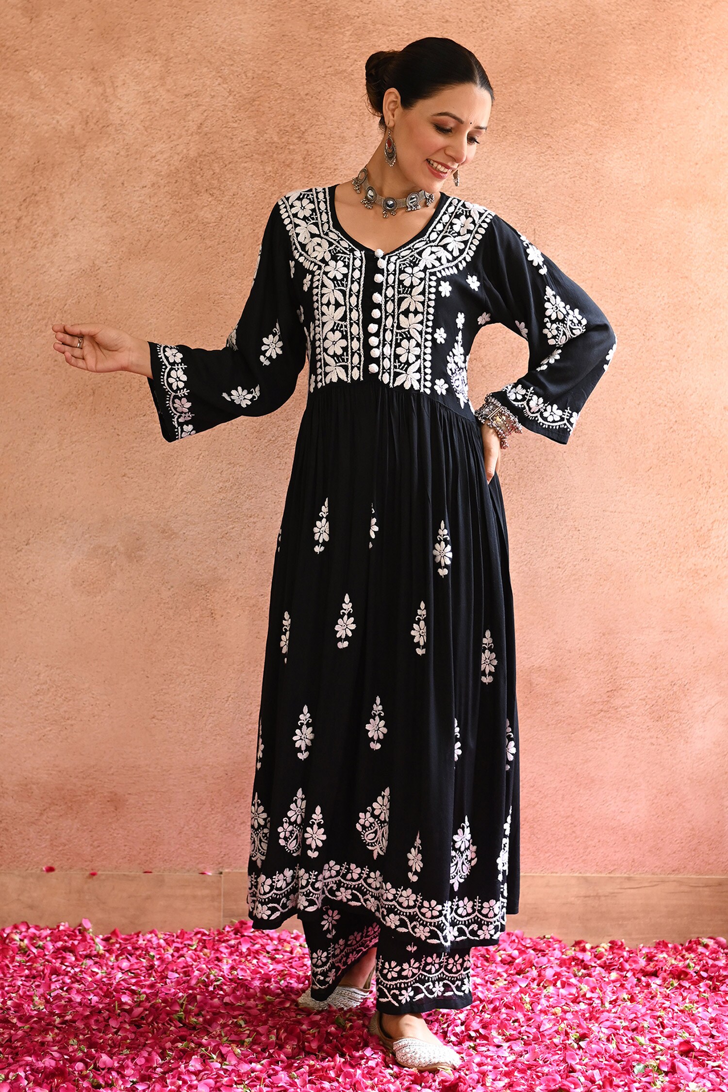 Buy House of Chikankari Black Modal Gulnar Floral Chikankari Work ...